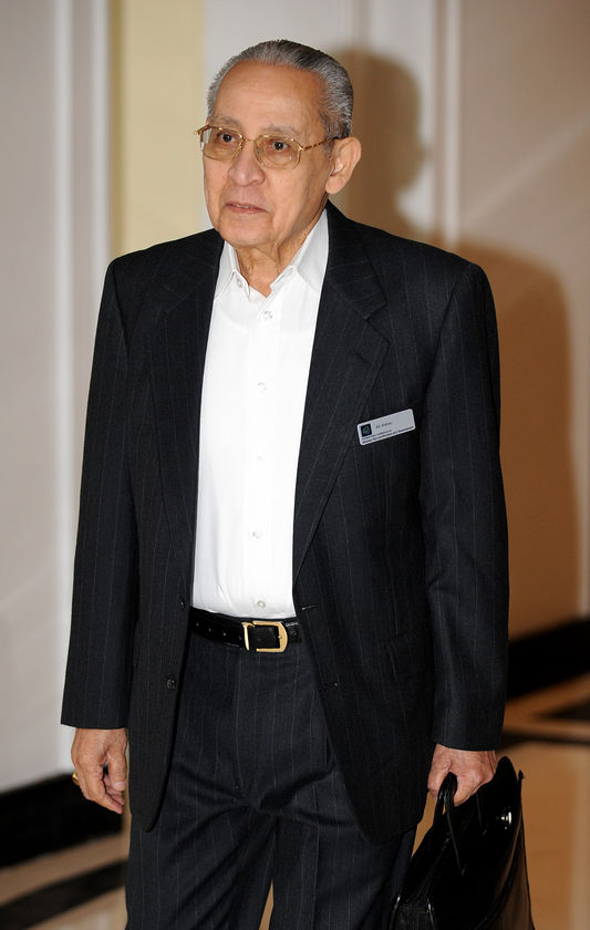 Ex-Indonesia FM Alatas dies in Singapore - ABC News