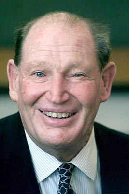 Tributes flow for 'great Australian' - ABC News