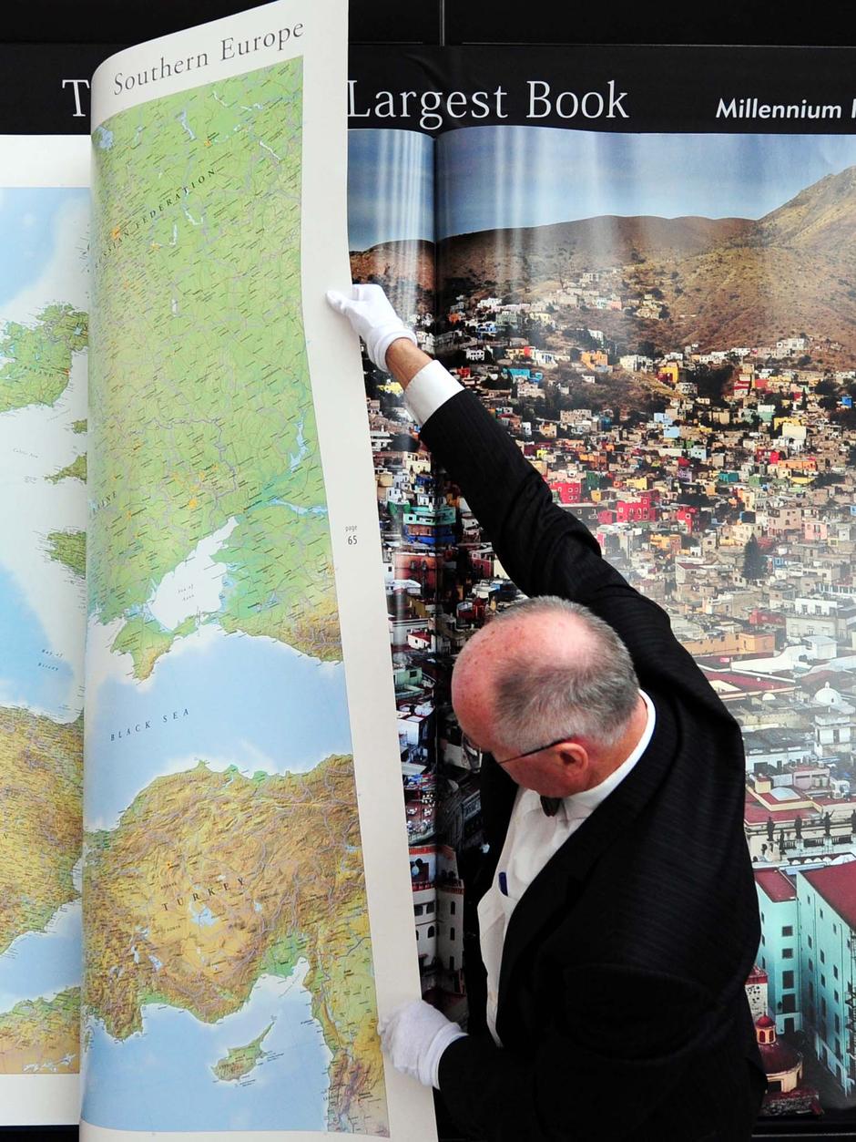 World's biggest book up for sale - ABC News