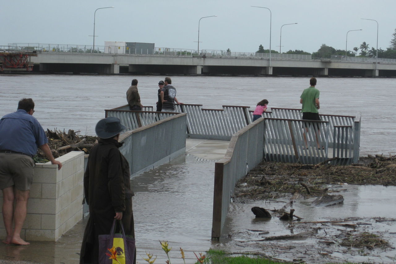 Rain in Mackay a bit too much too soon for cane growers - ABC News
