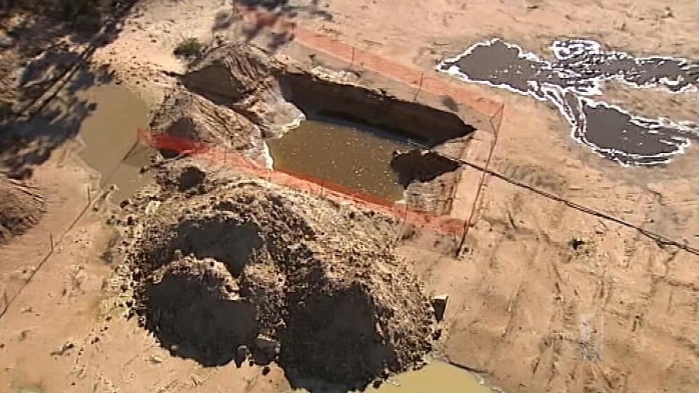CSG mine leaks toxic chemicals into environment - ABC News