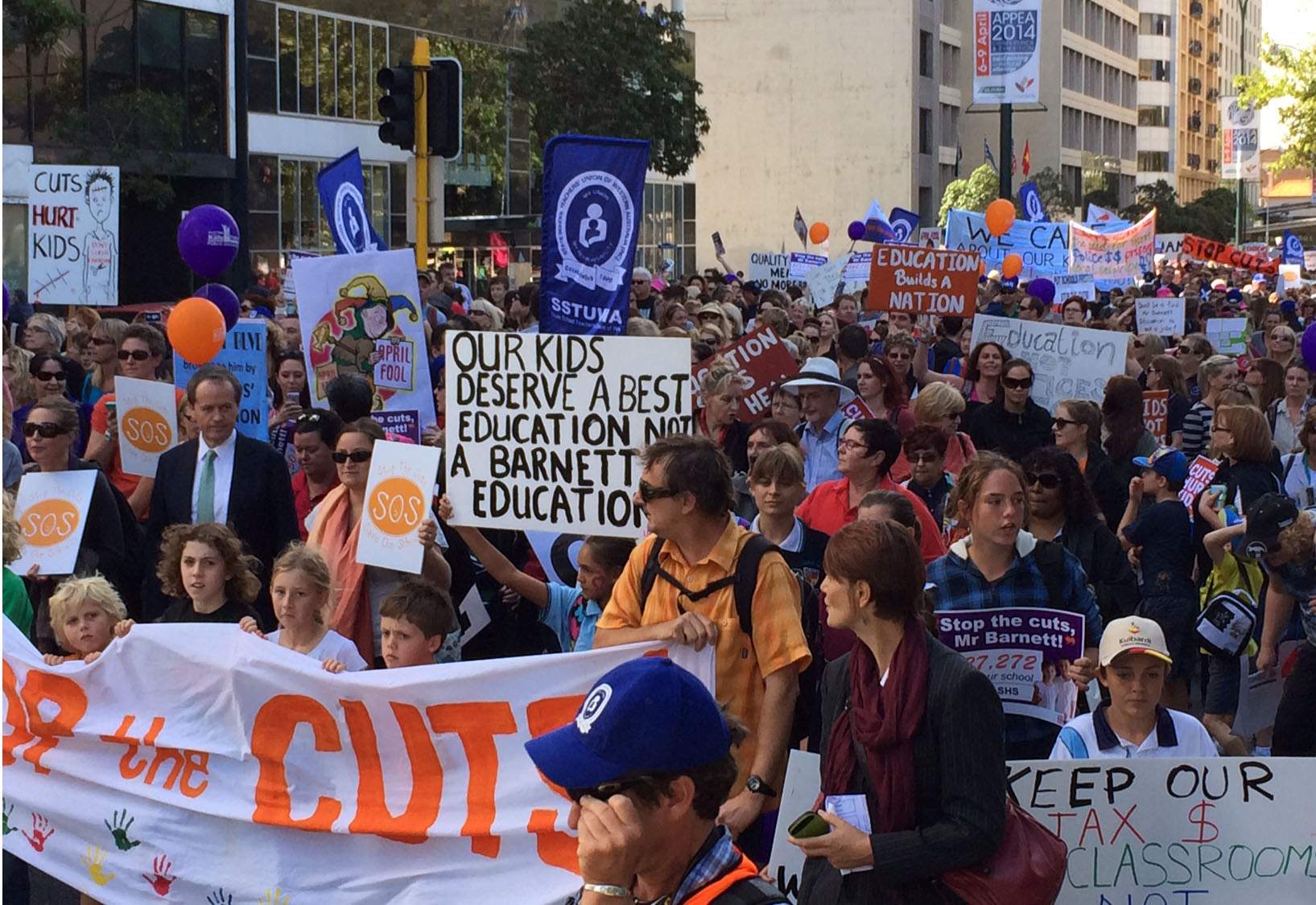 WA teachers' strike: Thousands rally in Perth to protest against school ...