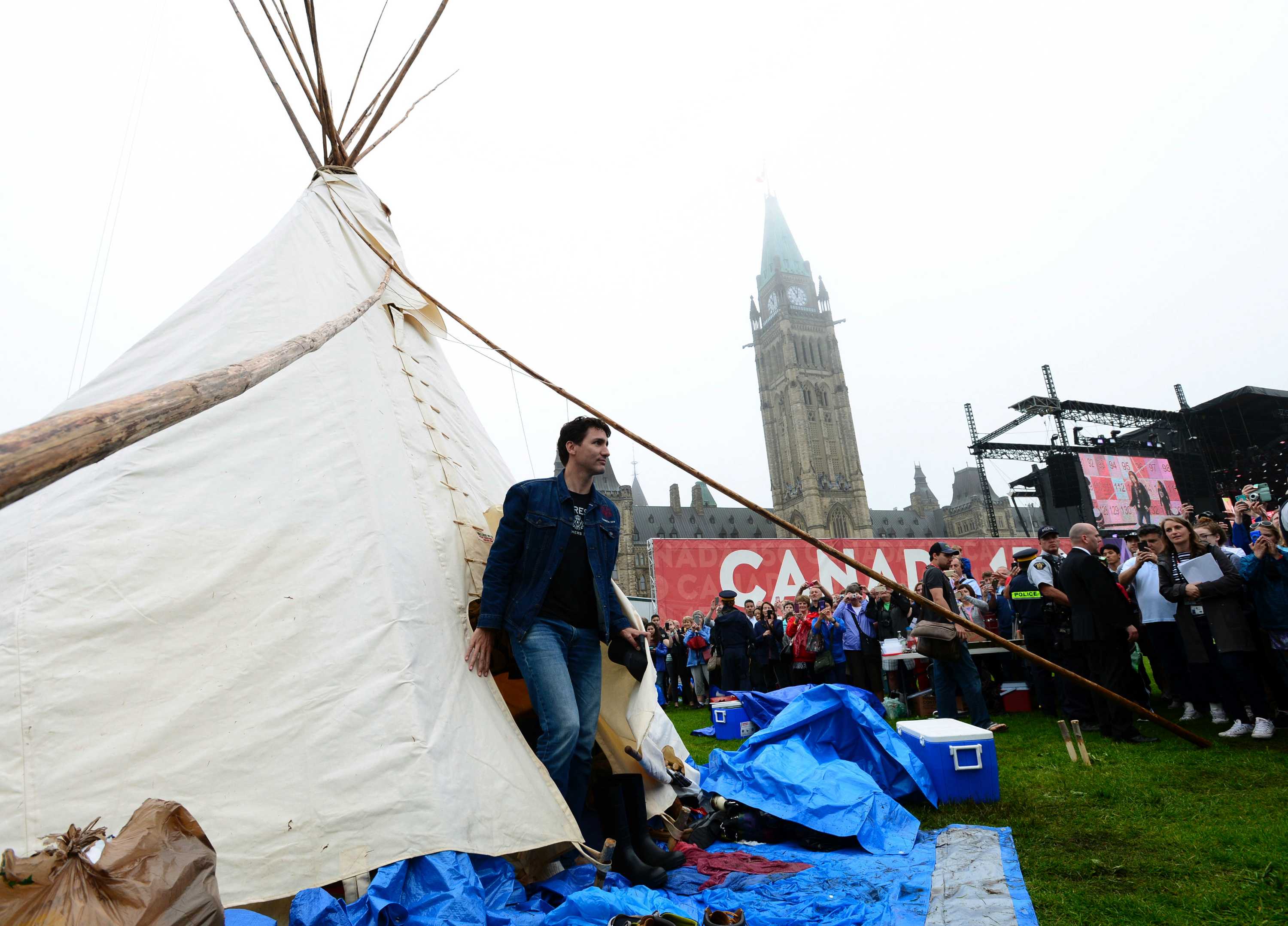 Canada celebrates 150th anniversary but indigenous protesters decry ...
