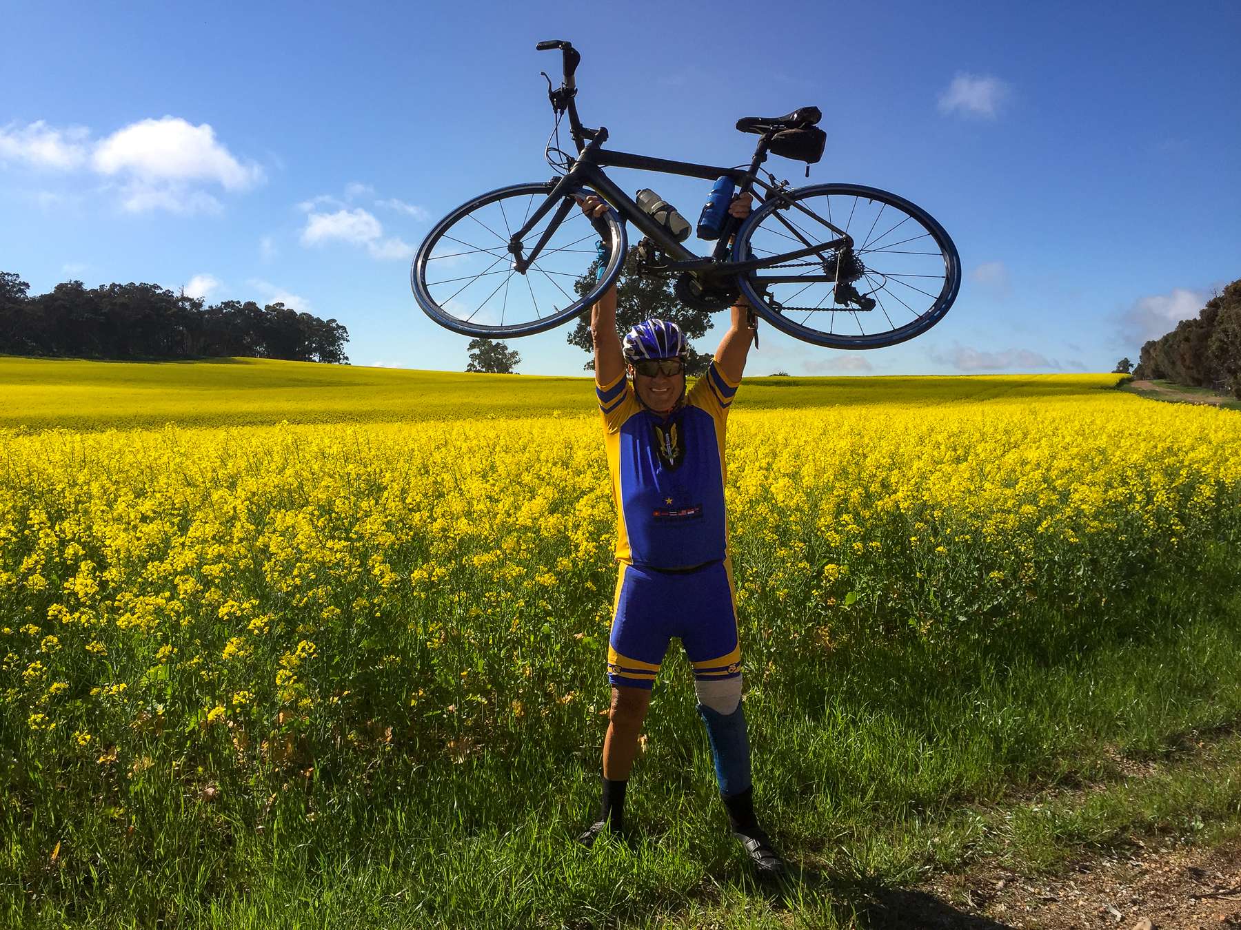 Vietnam veteran amputee cycles 10,000kms for PTSD charities - ABC News