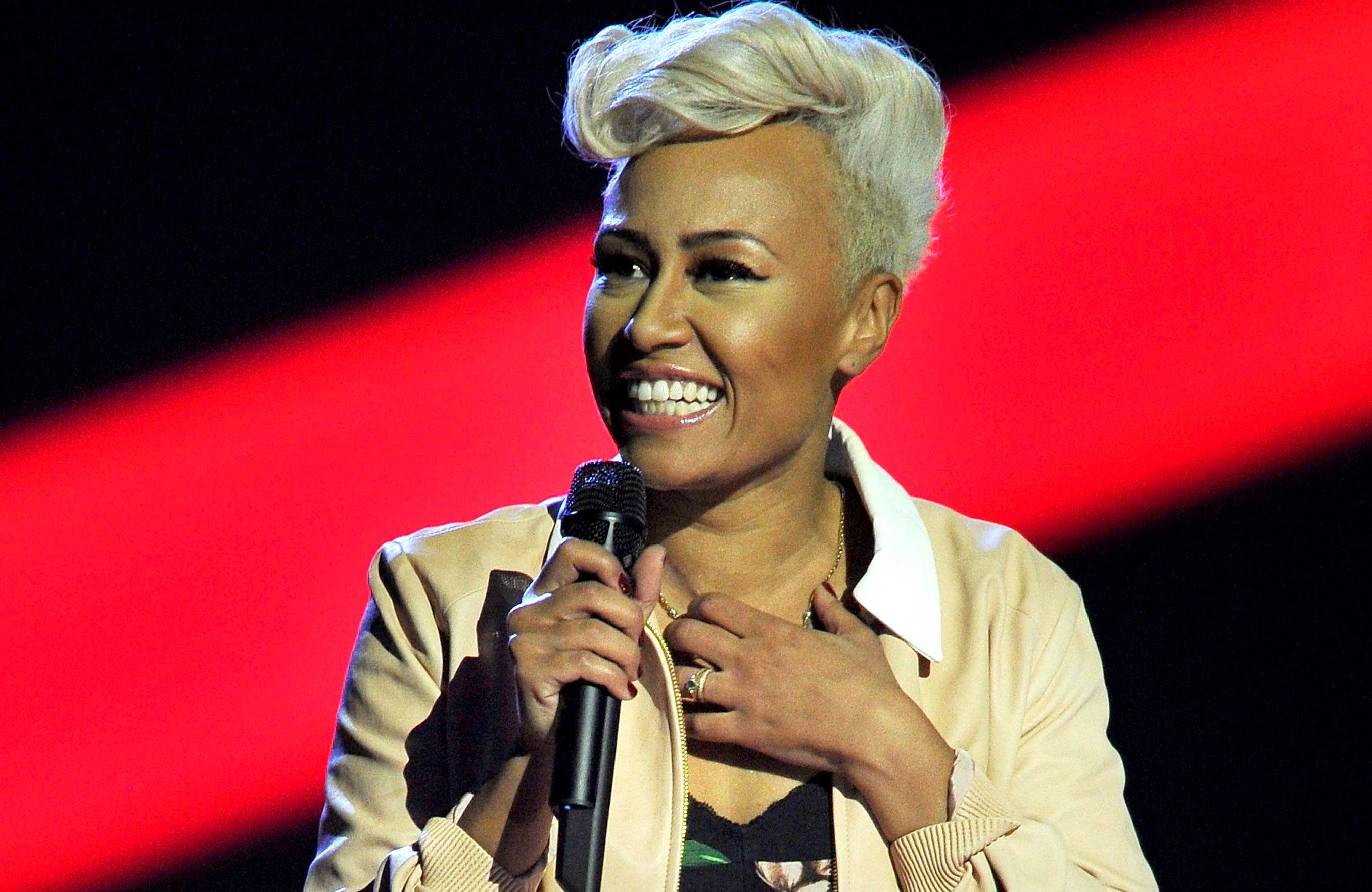 Emeli Sandé breaks Beatles record for Top 10 debut - ABC News