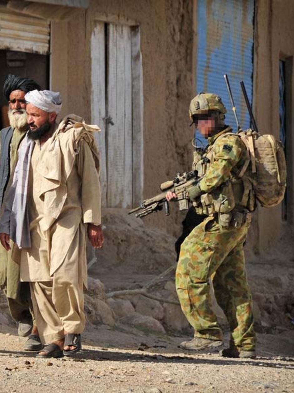 Facebook slur soldiers deserve 'slap on wrist' - ABC News