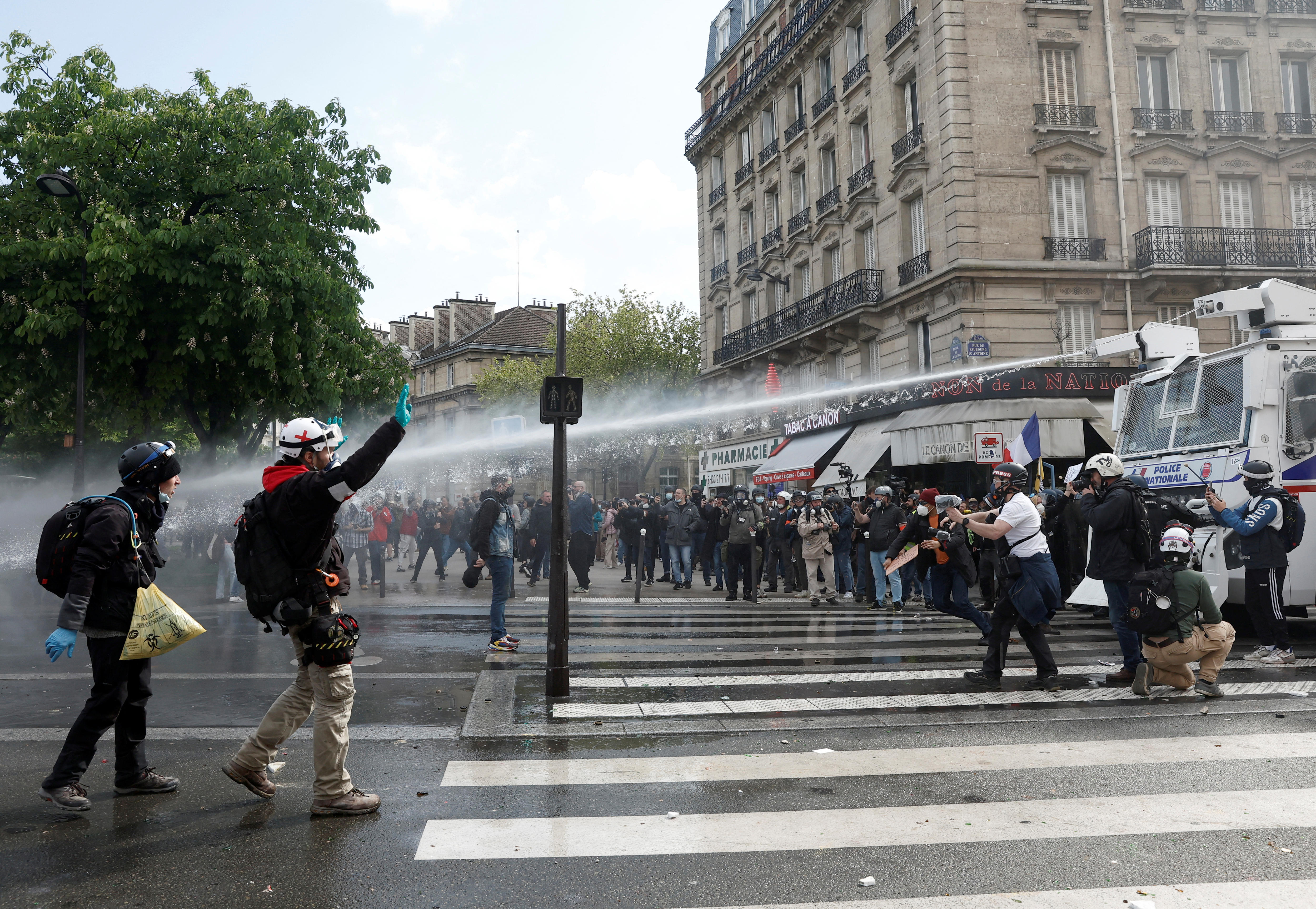 French police battle black-clad protesters during May Day rallies - ABC ...