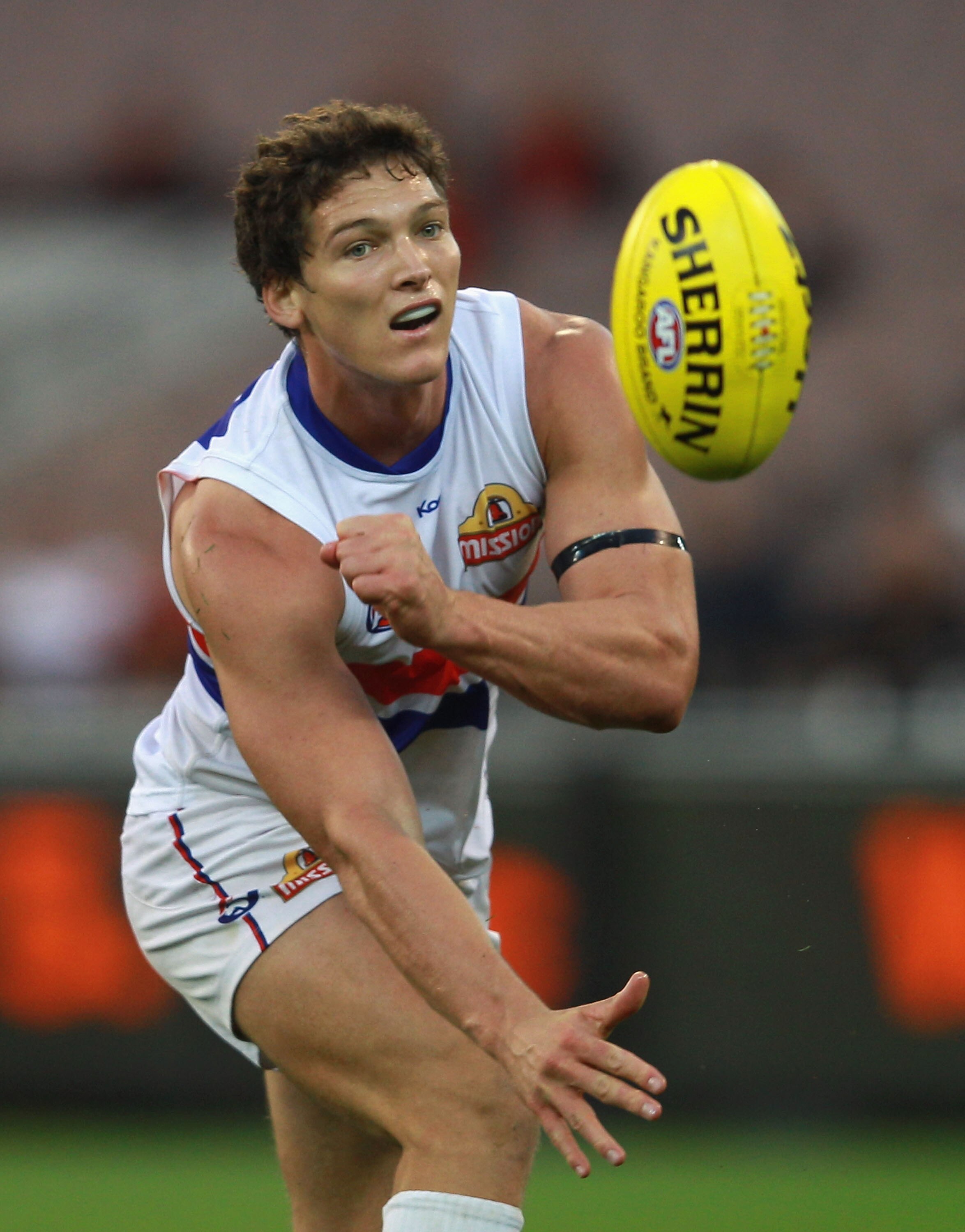 Bulldogs suspend Minson for slur - ABC News