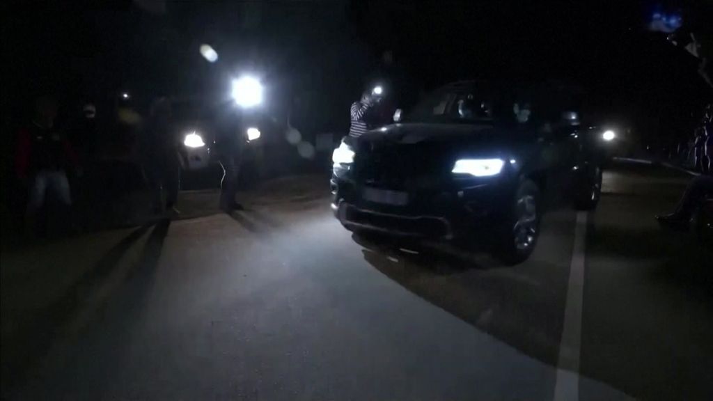 Former South African President Jacob Zuma hands himself over to police ...