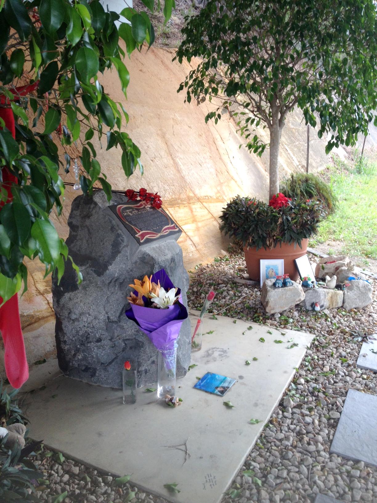 Community farewells Daniel Morcombe - ABC News