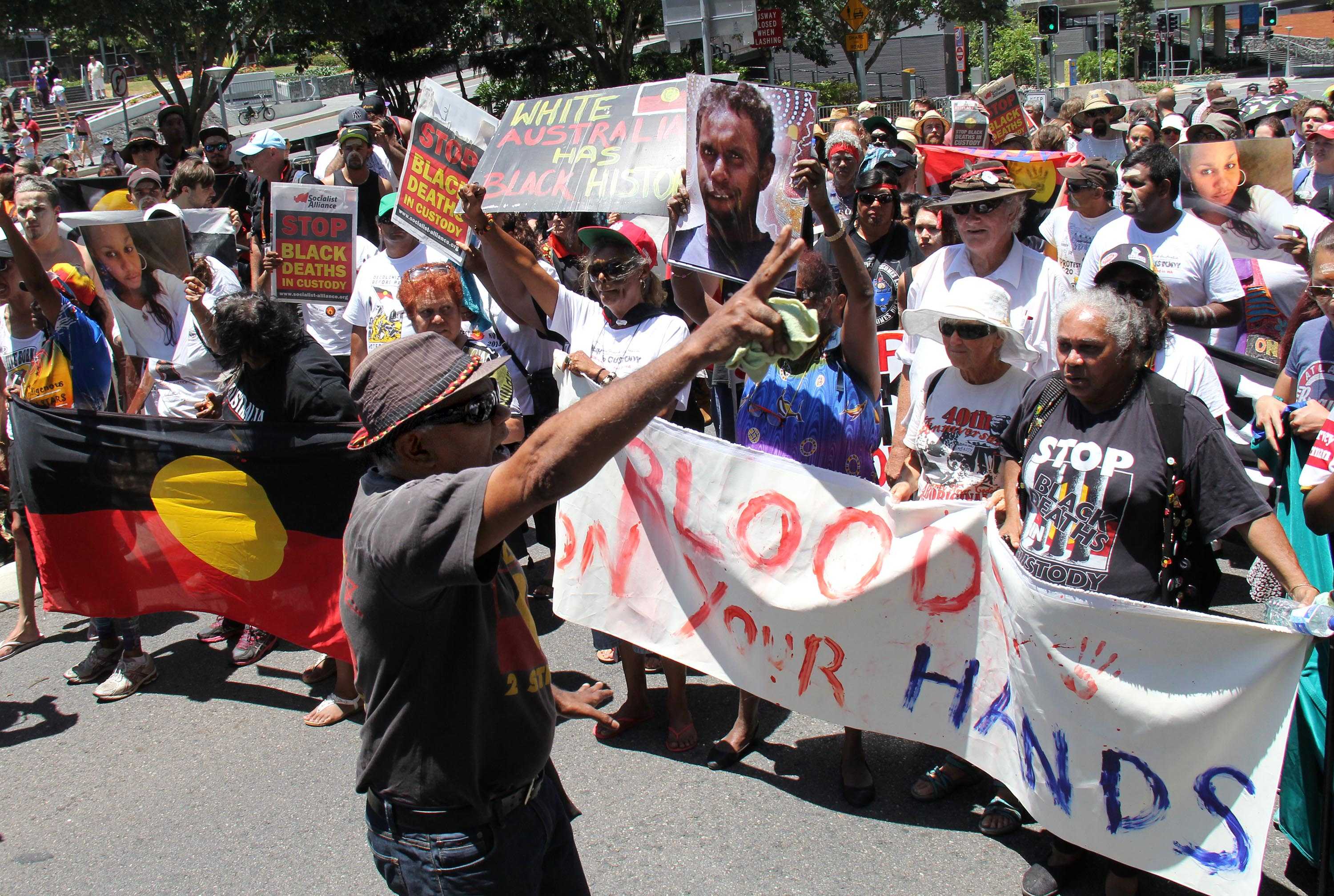 Hundreds protest Aboriginal deaths in custody ahead of G20 summit - ABC ...