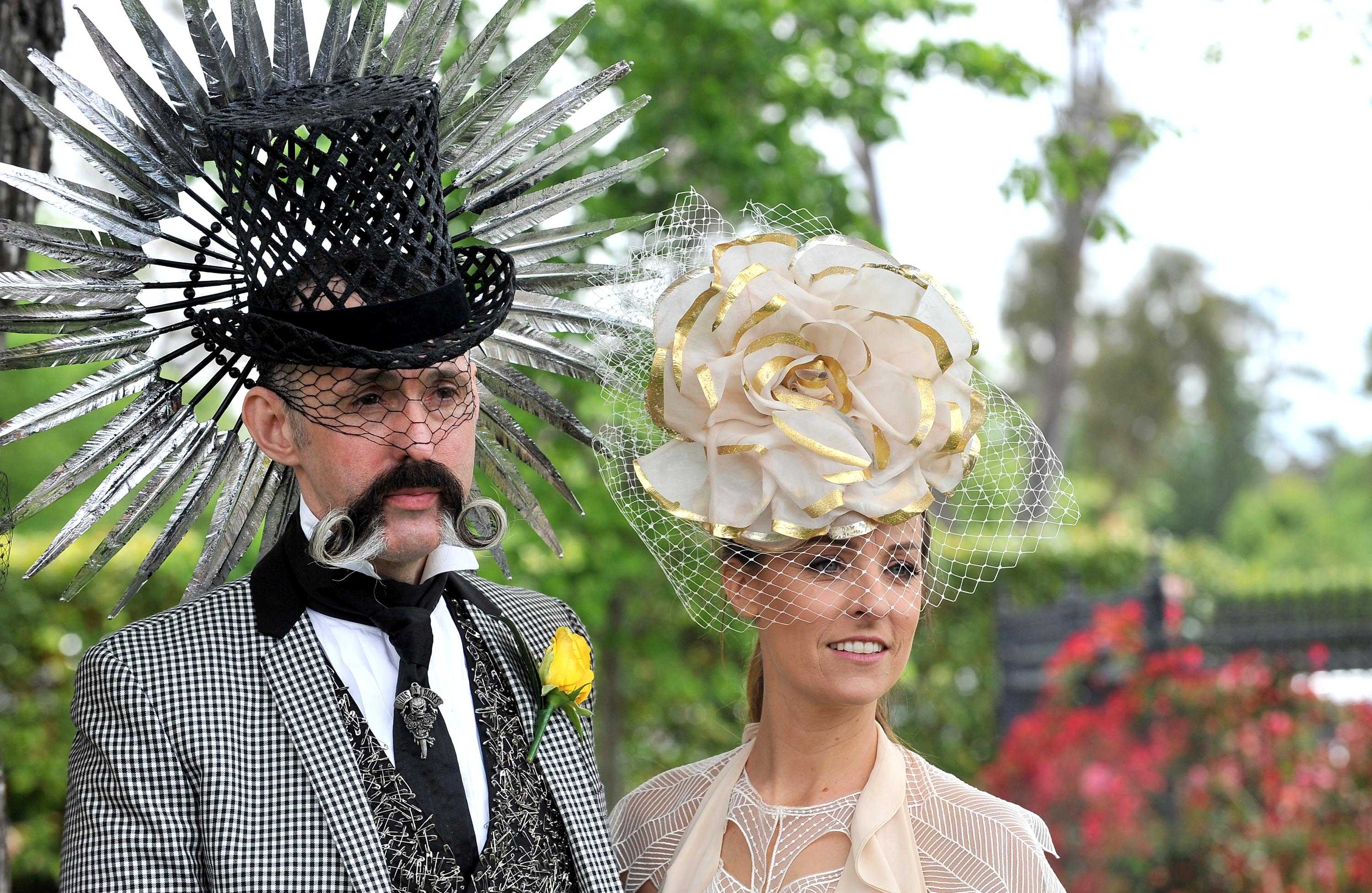 Melbourne Cup: Thousands turn out at Flemington for peak day of spring ...