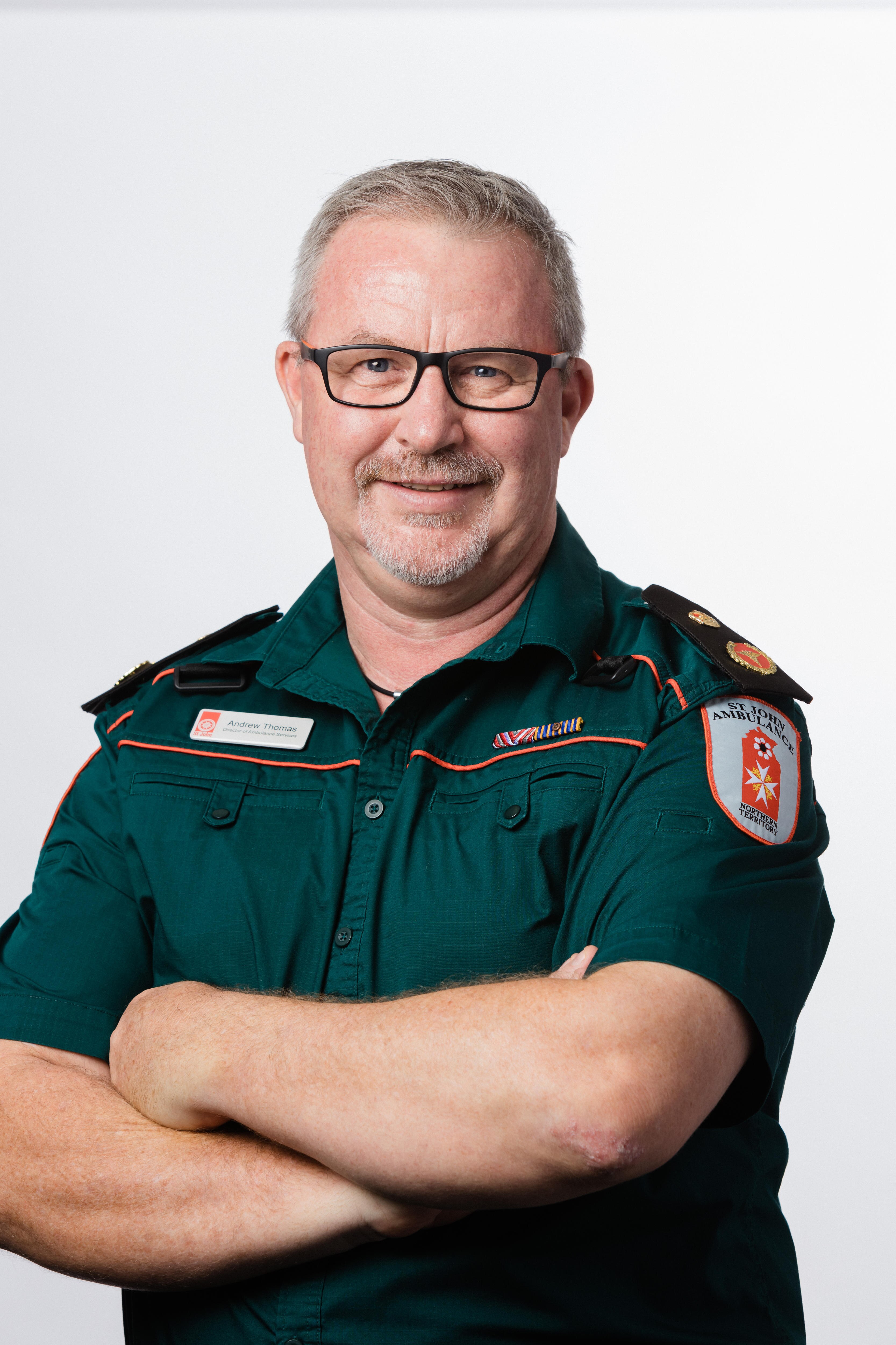 St John Ambulance paramadics threatened with knives at Alice Springs ...