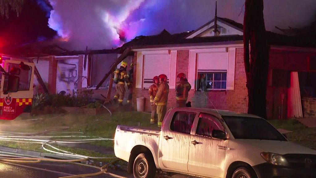 Two die in house fire in Sydney's west - ABC News