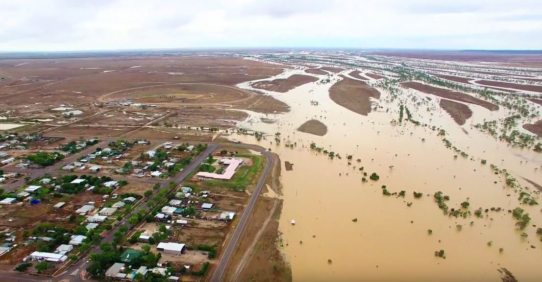 Winton flooding: Aerial footage shows extent of floods in drought ...