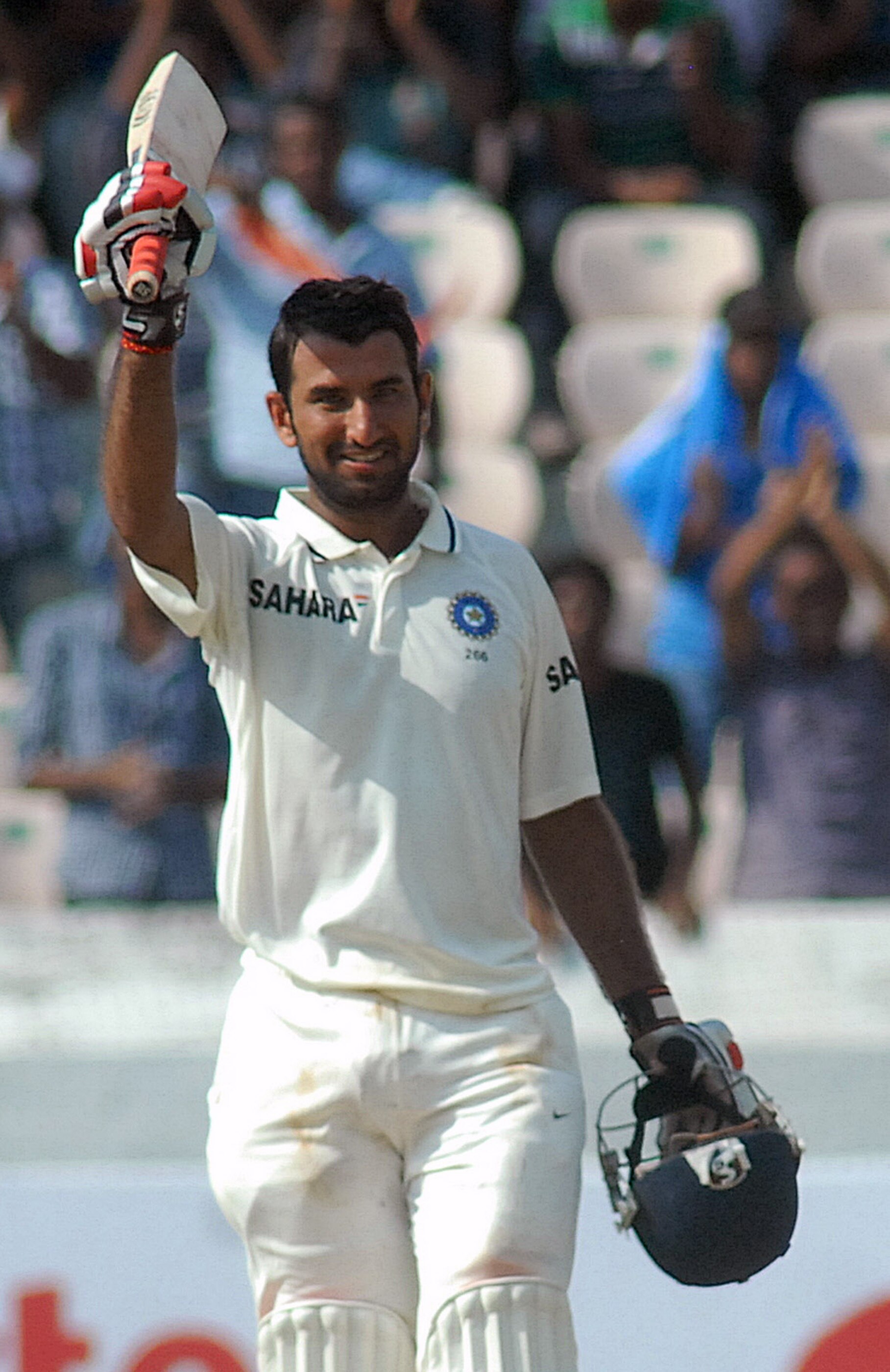 Pujara boosts India with comeback ton - ABC News