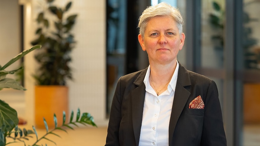 Libbi Gorr on her controversial character Elle McFeast - ABC listen Libbi Gorr on her controversial character Elle McFeast - ABC listen