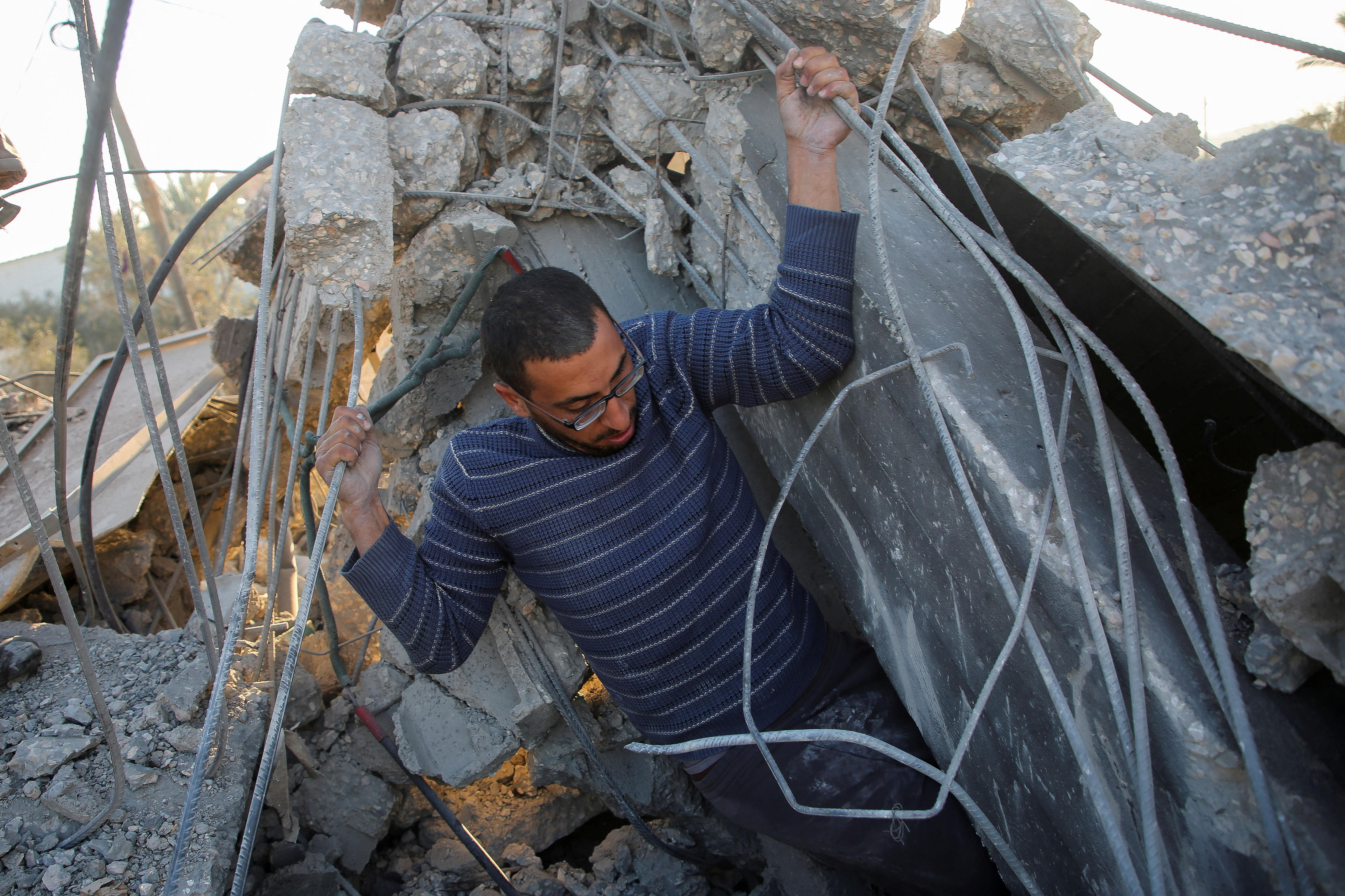 Do I get a refund if I paid off my HECS last year? How do I get the ...