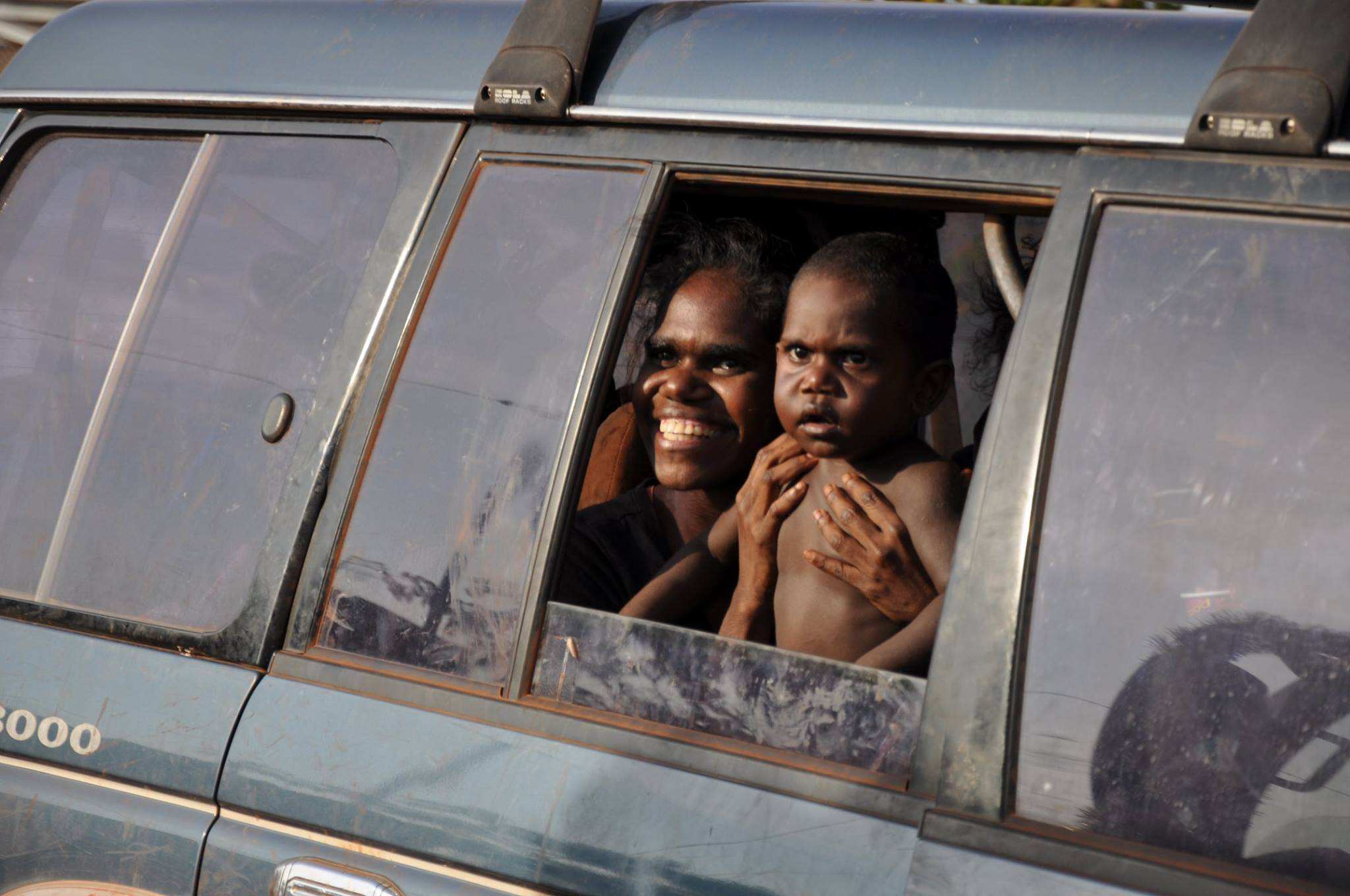 Santa visits remote NT Indigenous community of Ramingining - ABC News