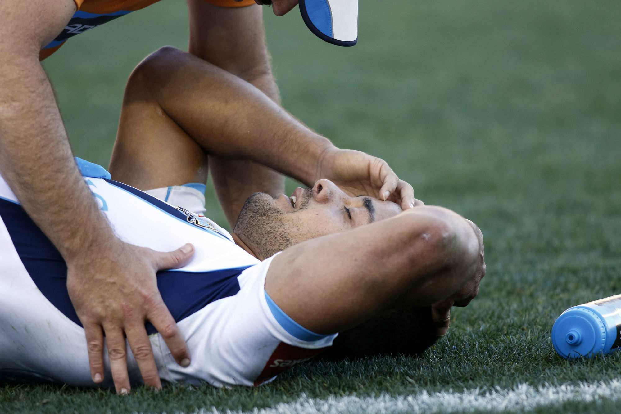 Jarryd Hayne suffers head knock as Gold Coast continue Knights' misery ...