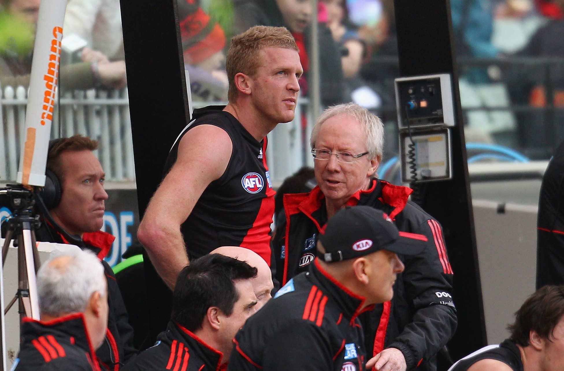 Dustin Fletcher still going strong with Essendon Bombers in 22nd AFL ...