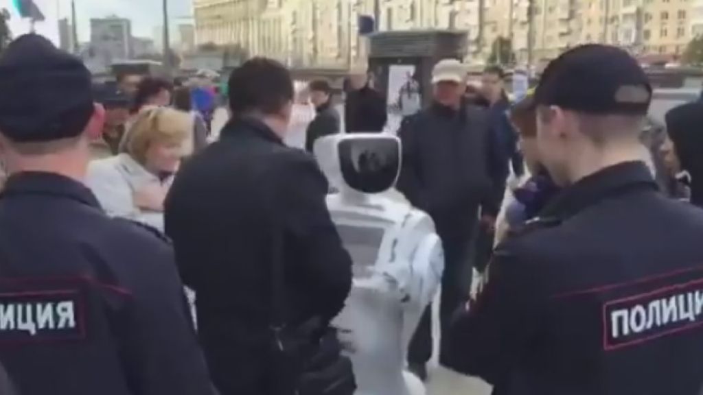 Robot detained by police at political rally in Moscow - ABC News