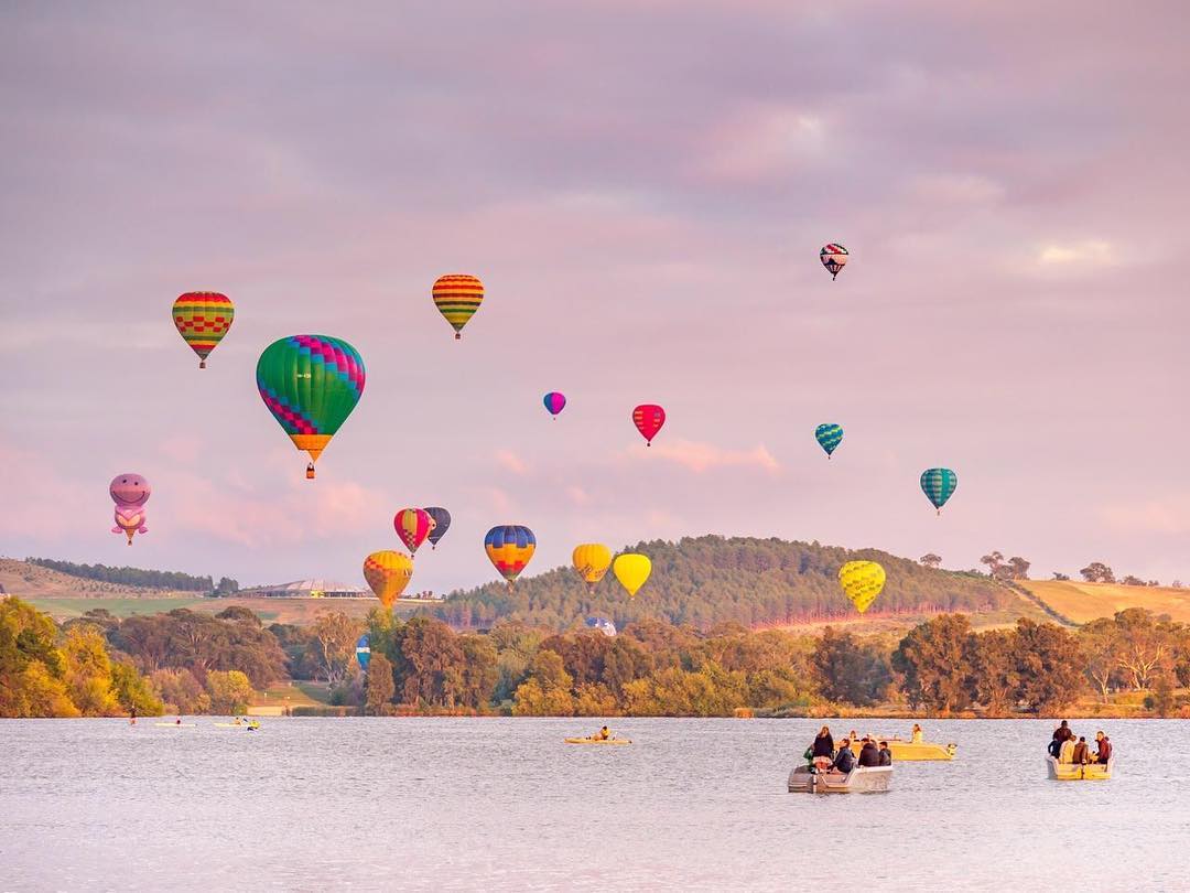 Flying High: Canberra woman competing in Hot Air Ballooning ...