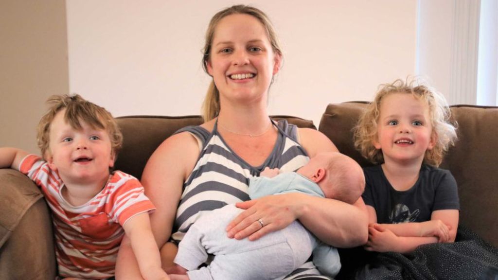 Emily Slattery ditched her doctor for a midwife - ABC News