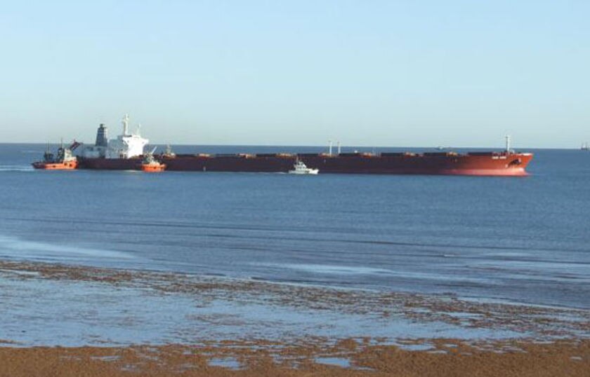Iron ore carrier refloated - ABC News