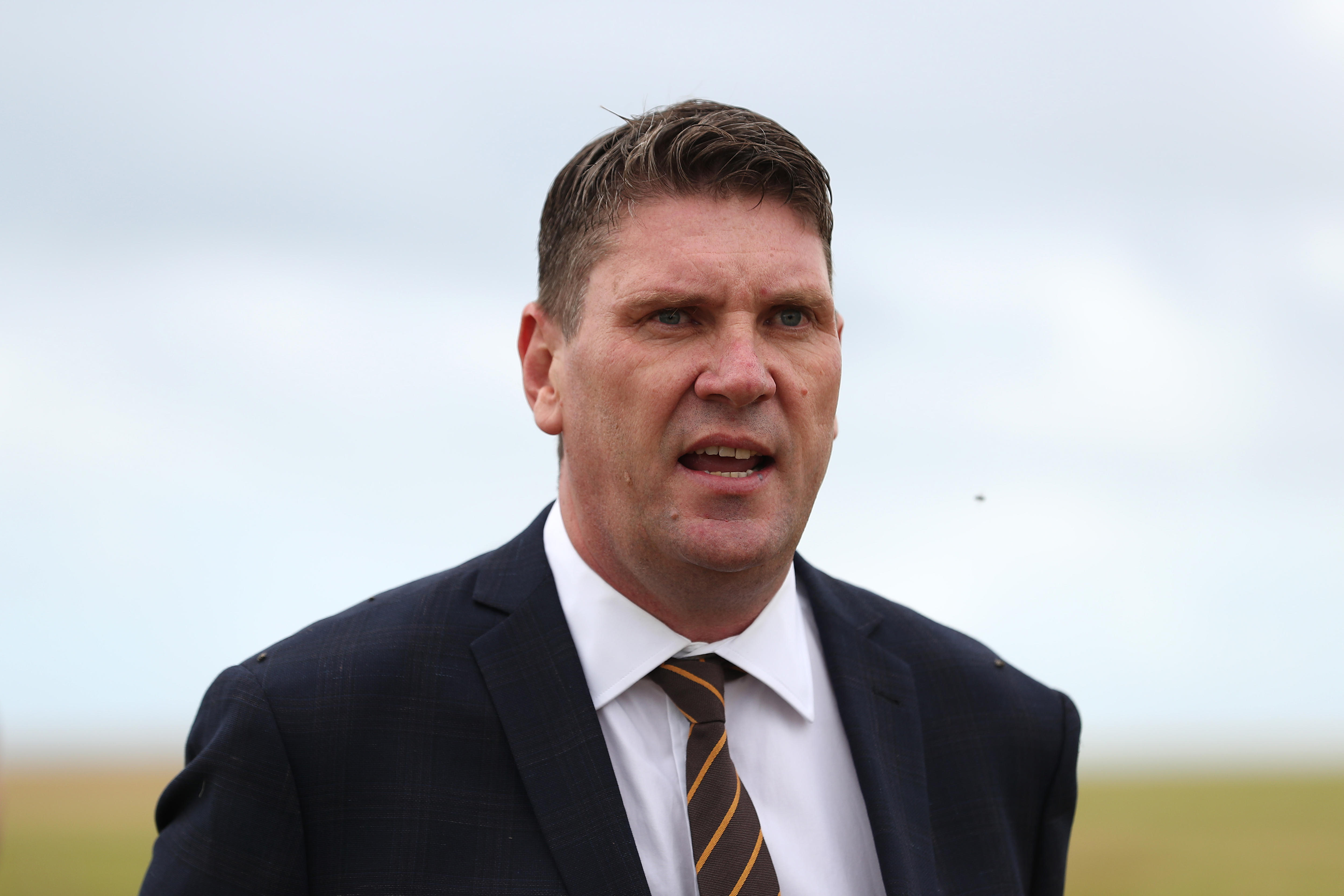 Hawthorn chief executive Justin Reeves quits club 'to prioritise mental ...