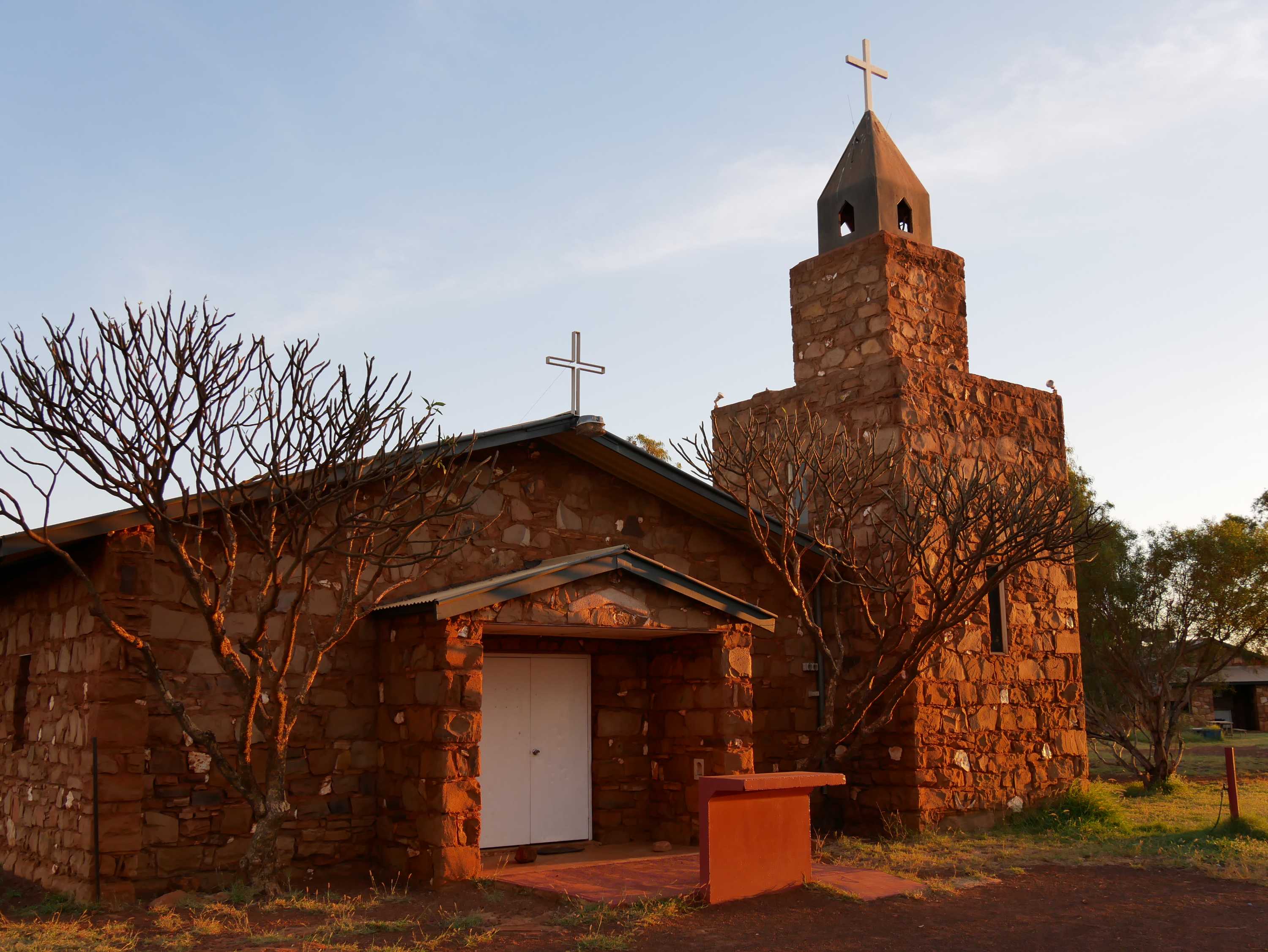 Researchers map ancient language in West Australian outback - ABC News