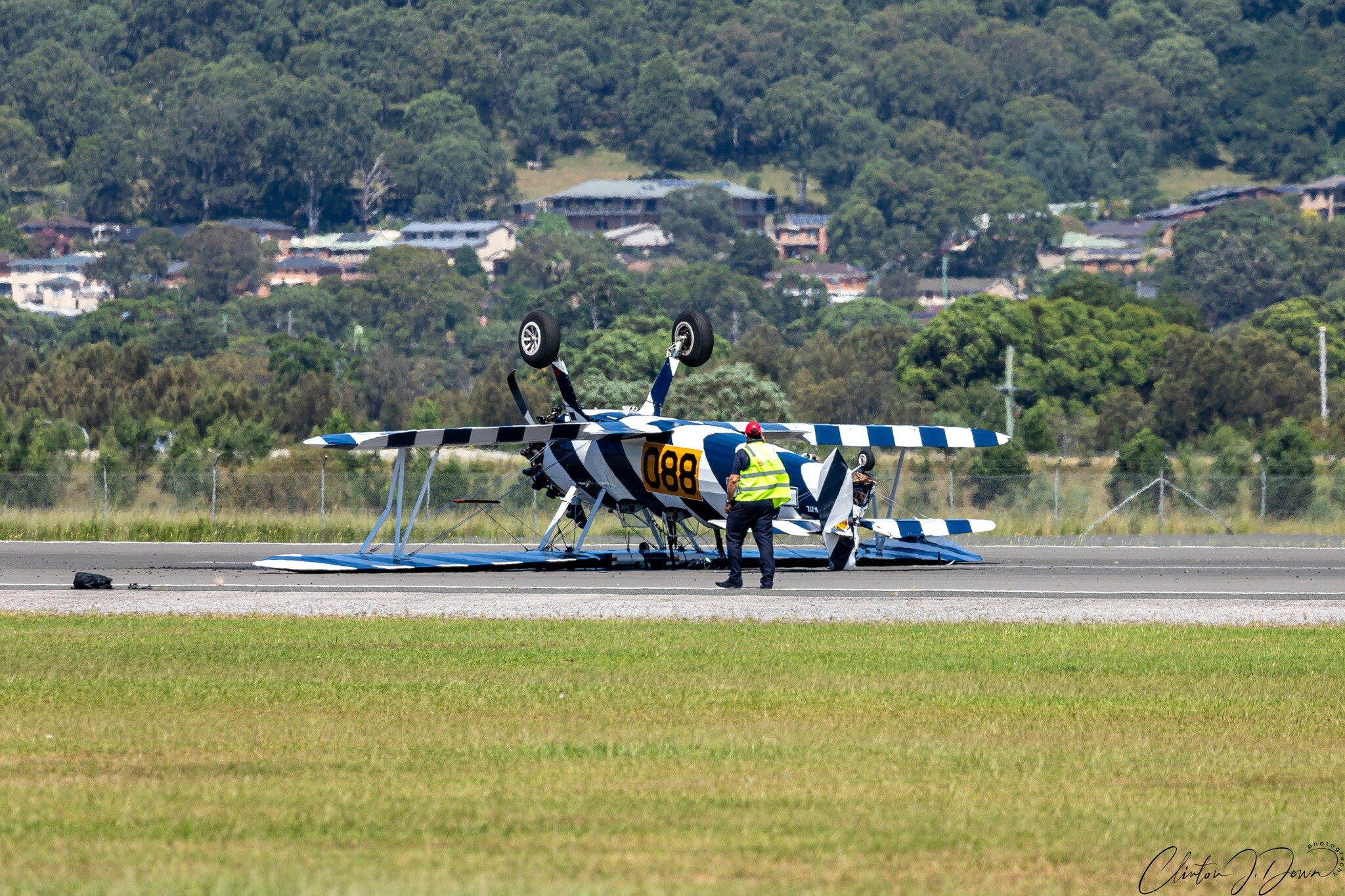 Boeing Stearman model 75 vintage plane crashes while landing at ...