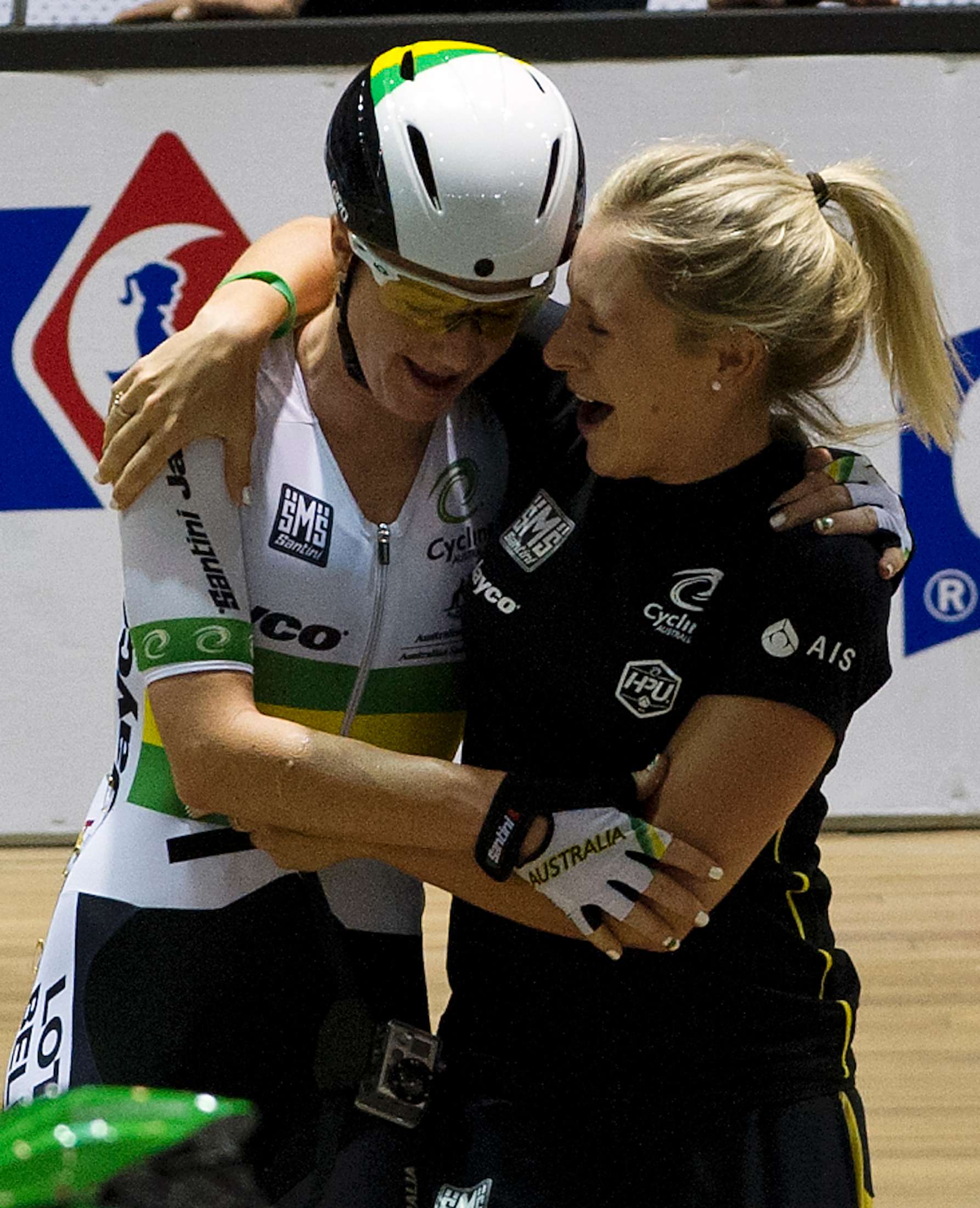 Amy Cure wins gold in 25km points race at cycling world championships ...