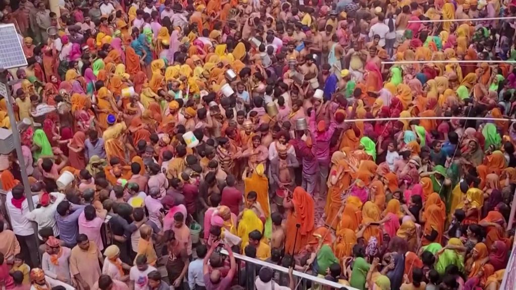 Women tear off men's clothes in unique Holi celebrations in India - ABC ...