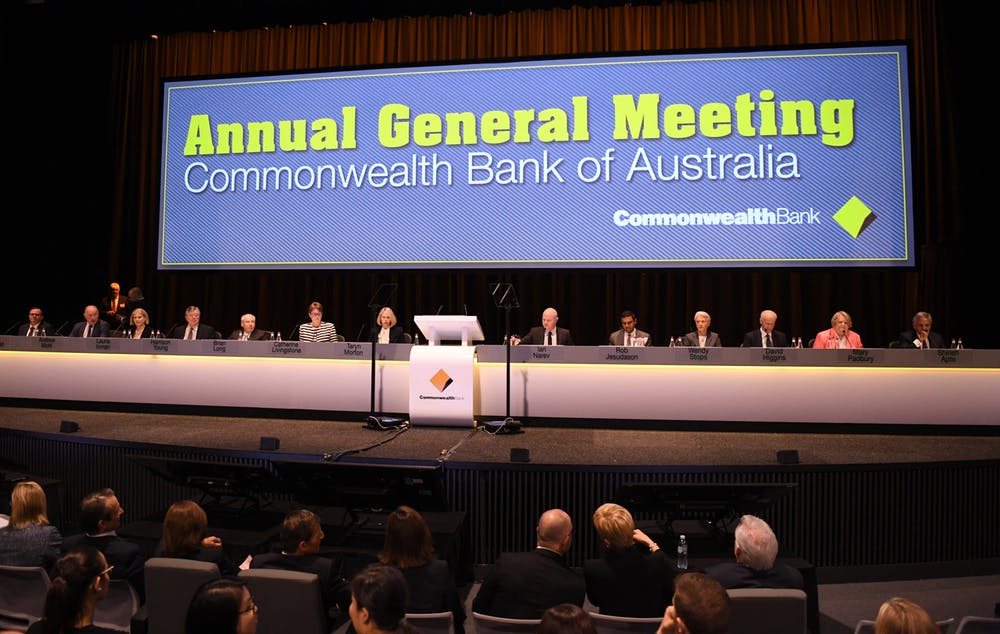 Why company boards reward mediocrity with bonuses for executives - ABC News