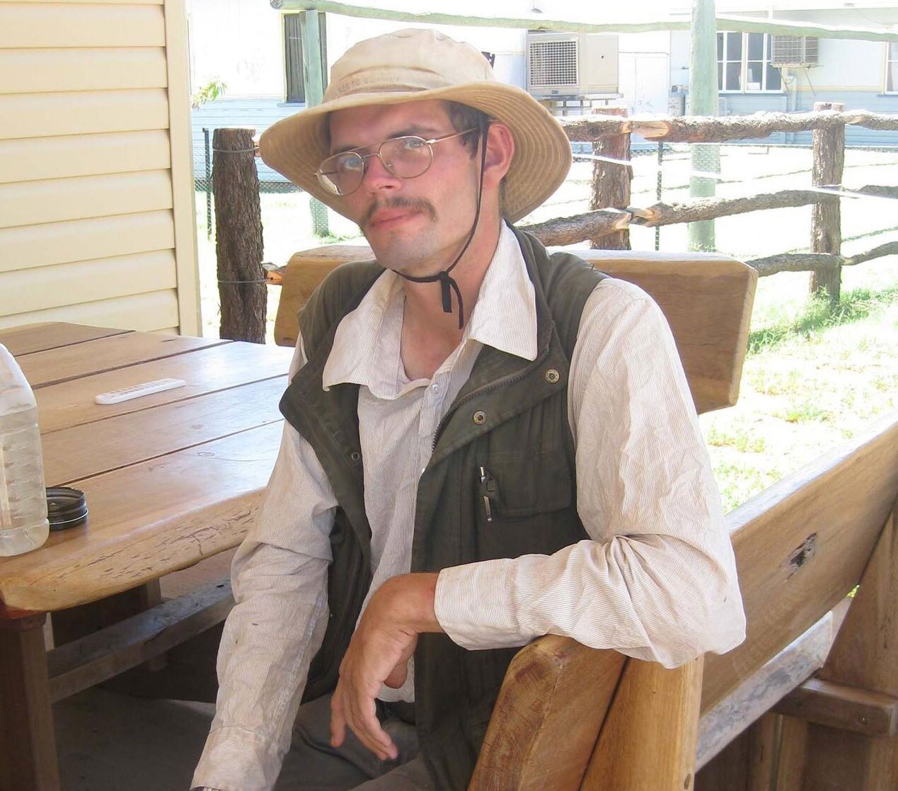 Missing German backpacker survived bush by eating flies - ABC Radio