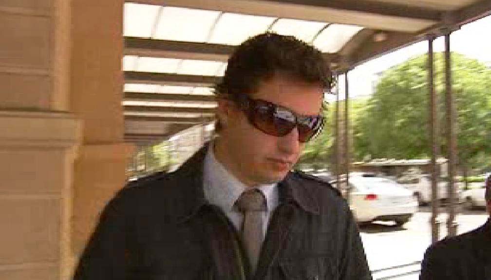 Police officer sent explicit texts to underage girl - ABC News