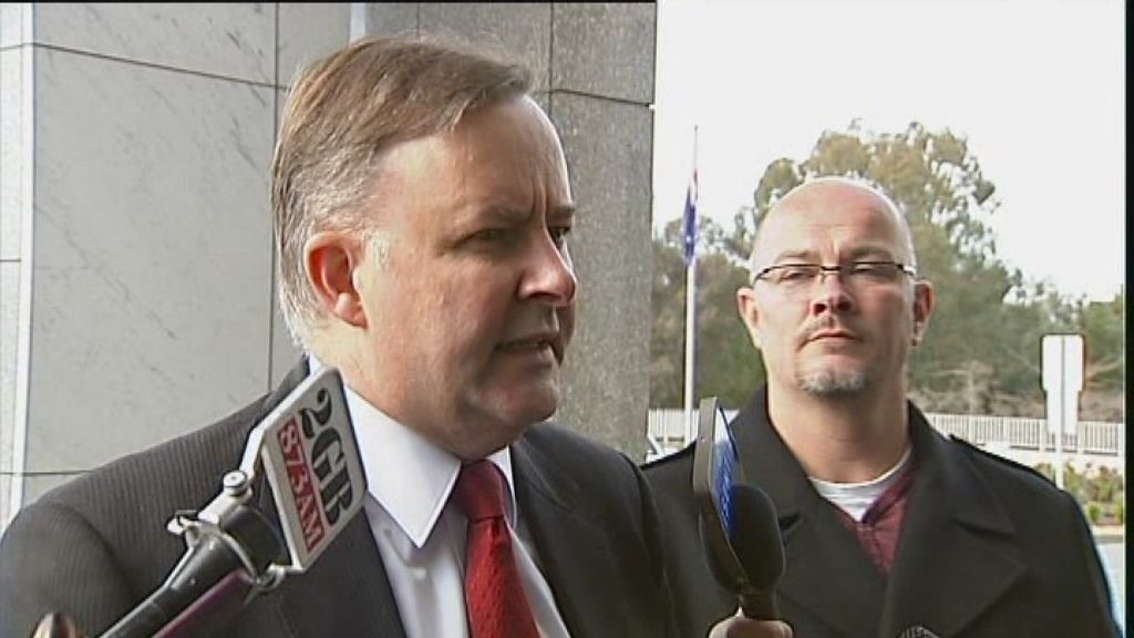 Politicians return to Canberra for post-election meetings - ABC News