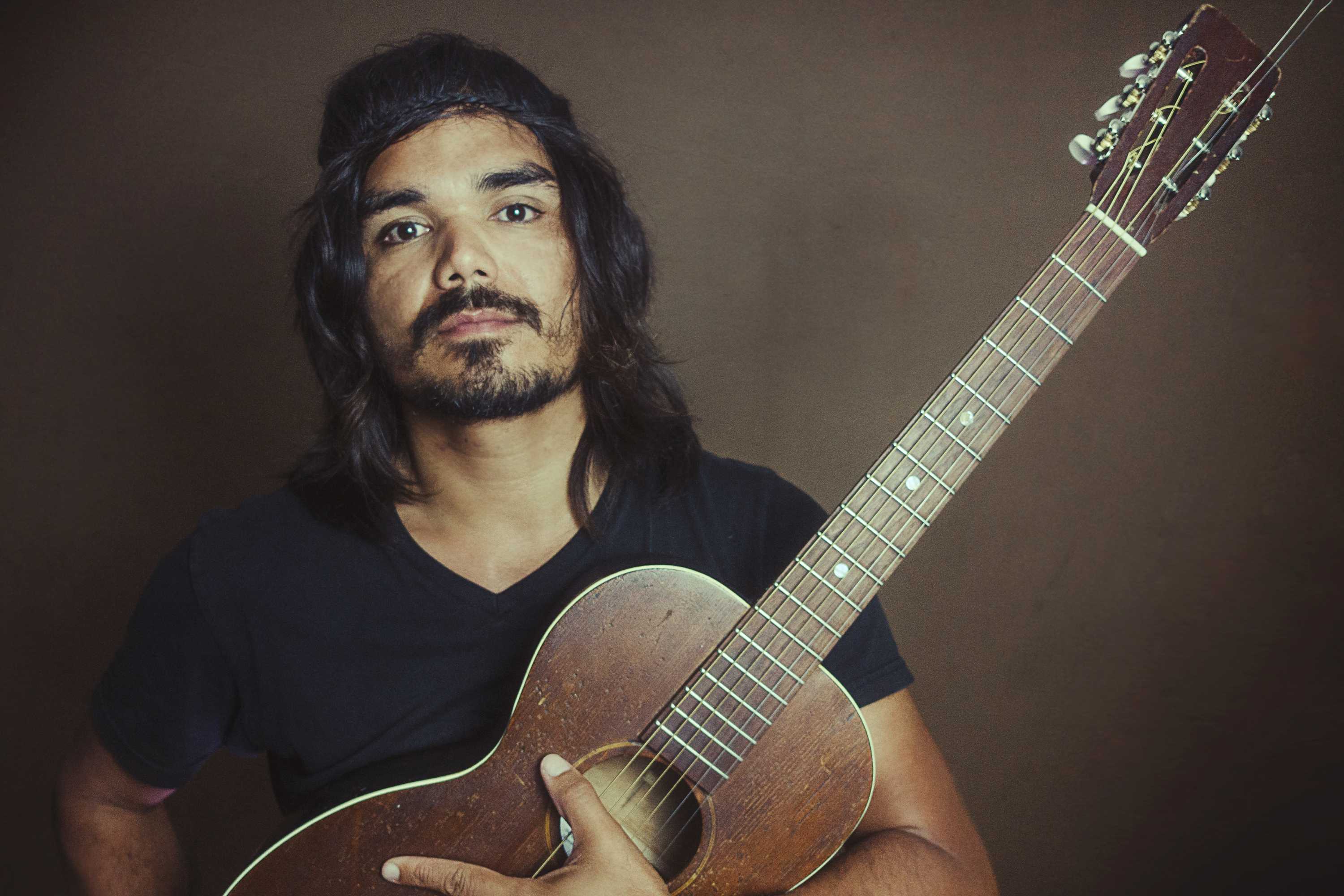 Queenslander hits #1 on iTunes overnight - ABC listen