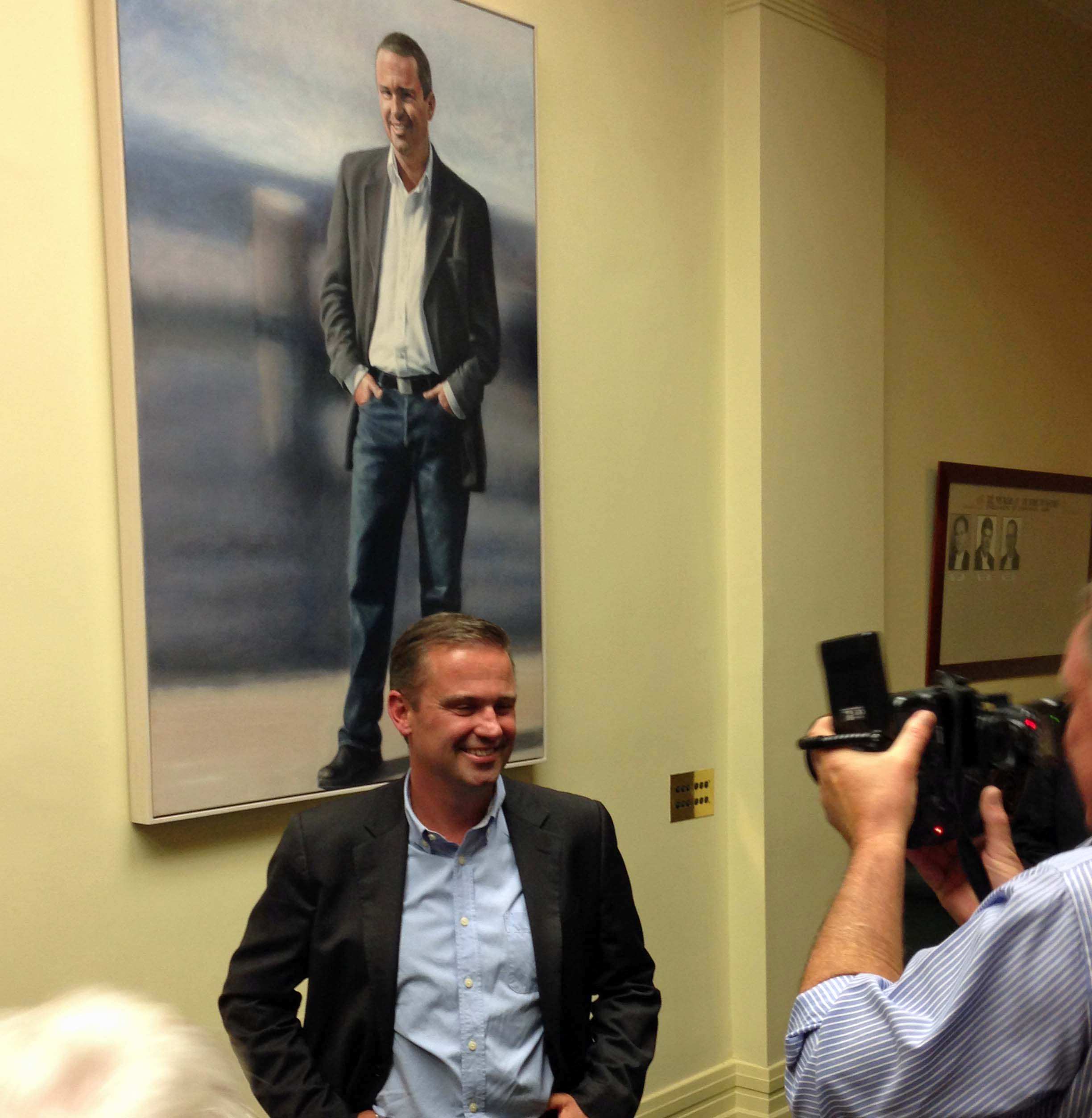 David Bartlett compliments artist on capture of Tasmanian light in his ...