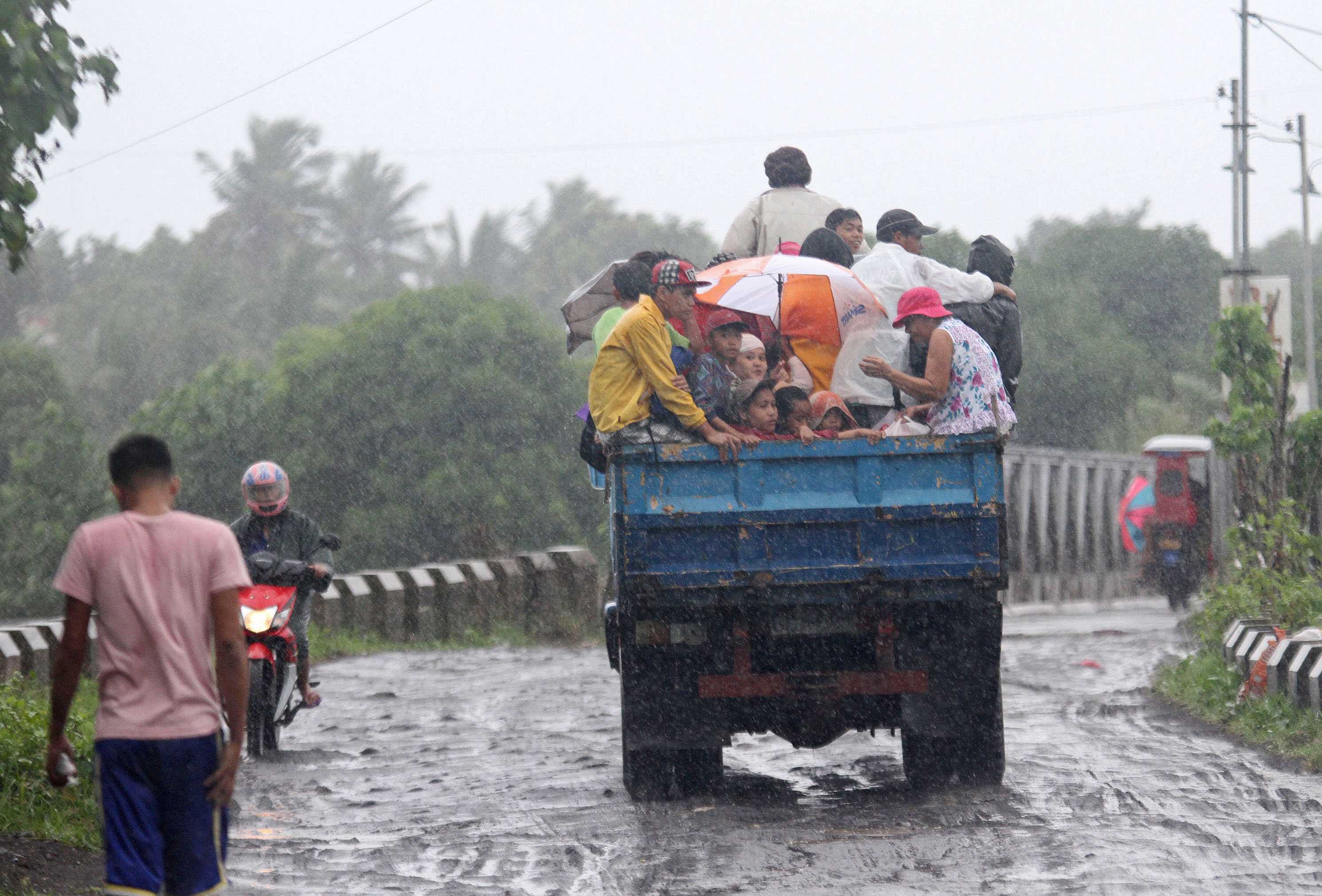 Philippines braces for Typhoon Rammasun / Glenda - ABC News