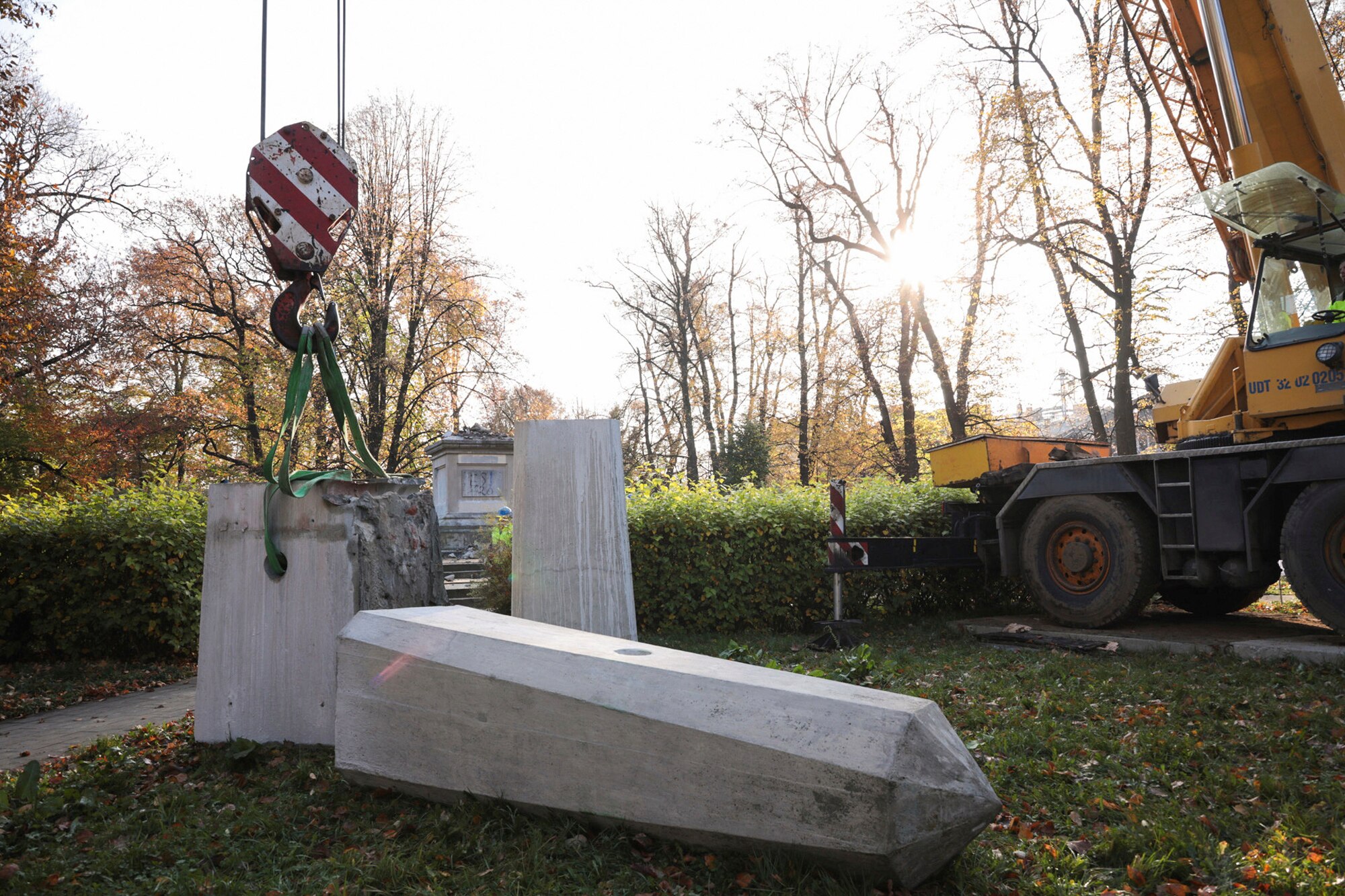 Red Army soldier monuments dismantled in Poland despite risk of ...