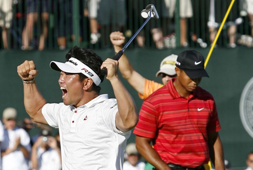 Yang stuns Tiger at PGA Championship - ABC News