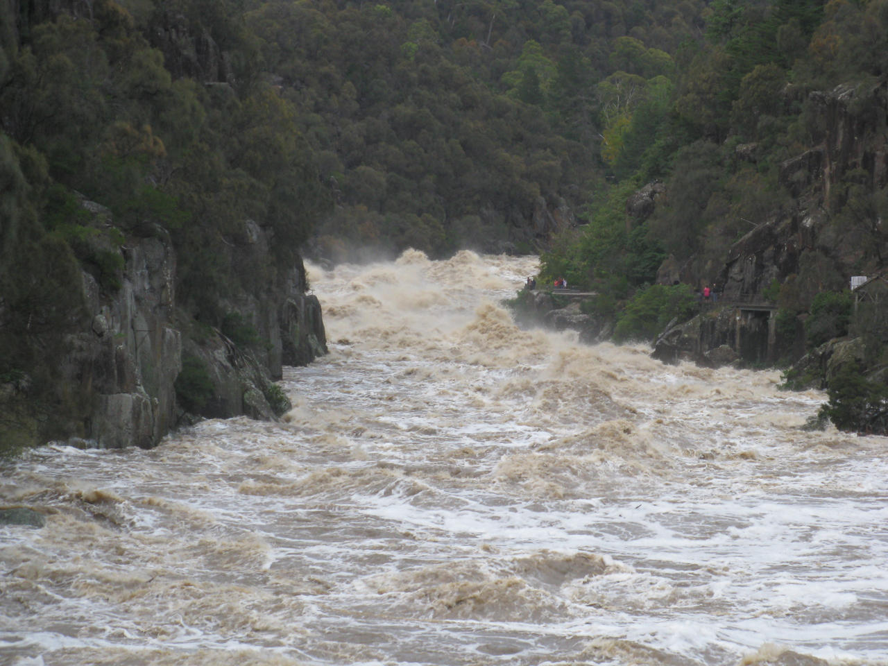 Launceston escapes major flood threat - ABC News
