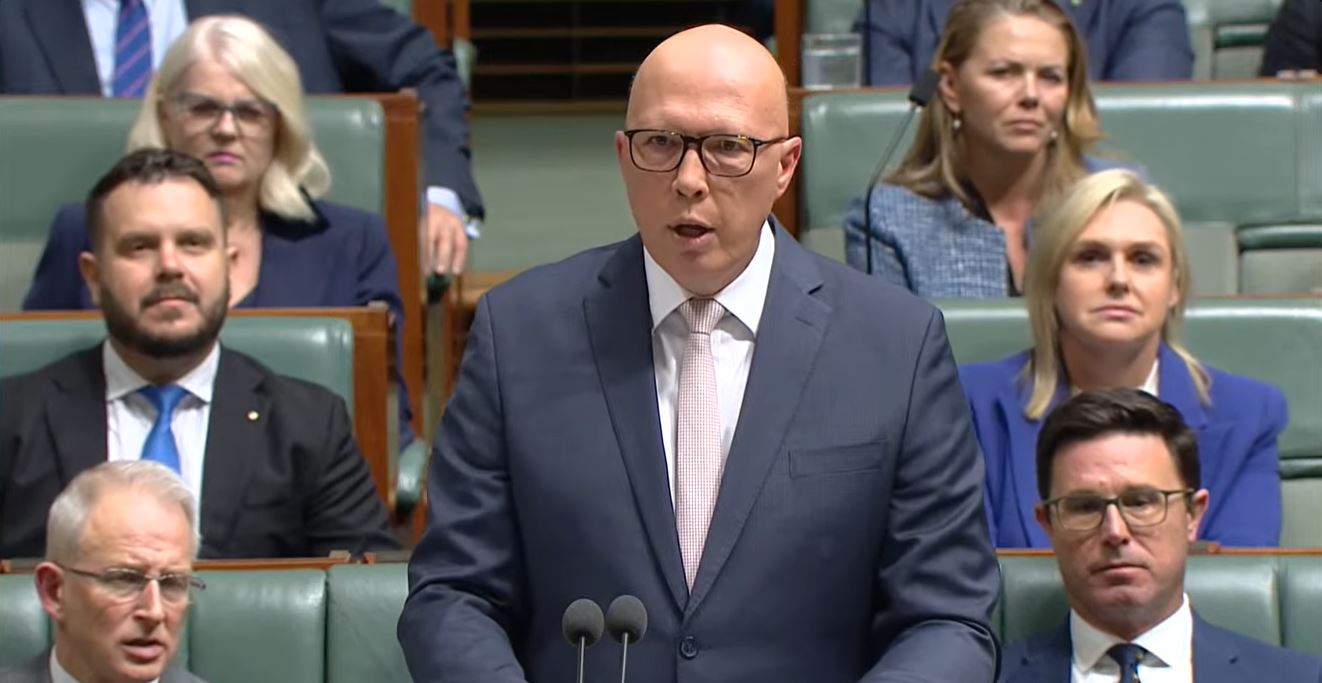 Dutton accuses PM of sucking up to New Zealand - ABC listen
