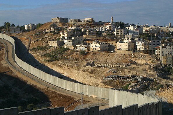 Malcolm Turnbull visits West Bank - ABC listen