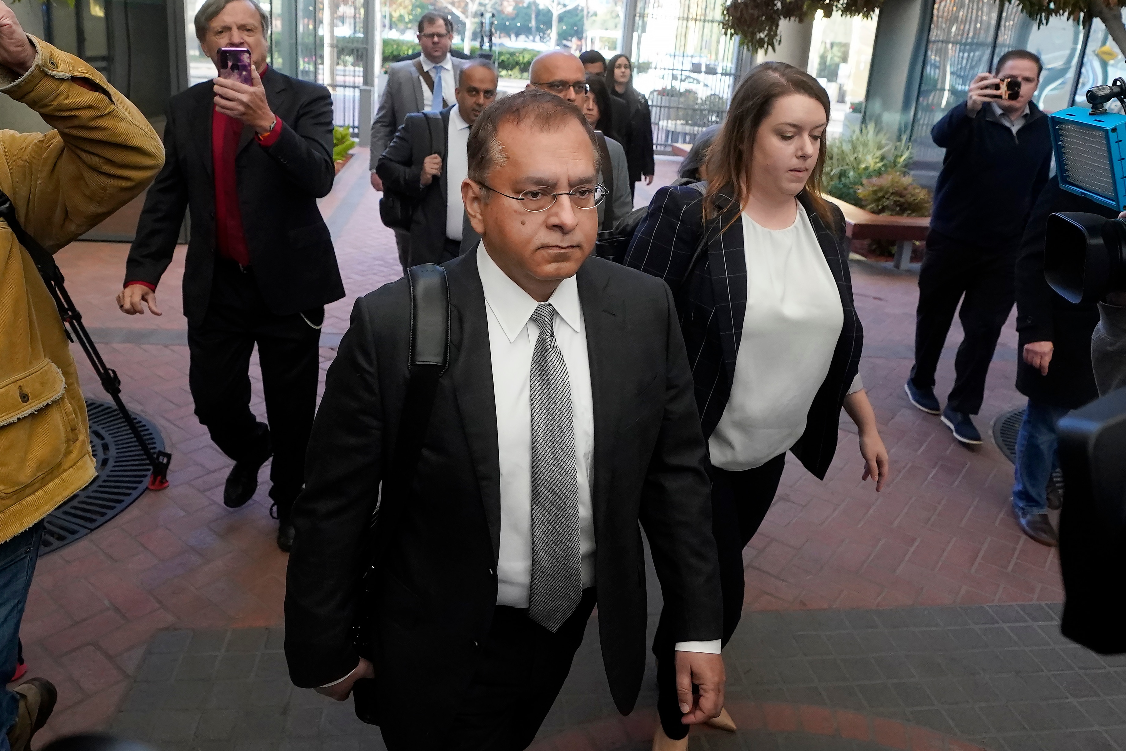 Elizabeth Holmes's former partner, Ramesh Balwani, given near-13-year ...