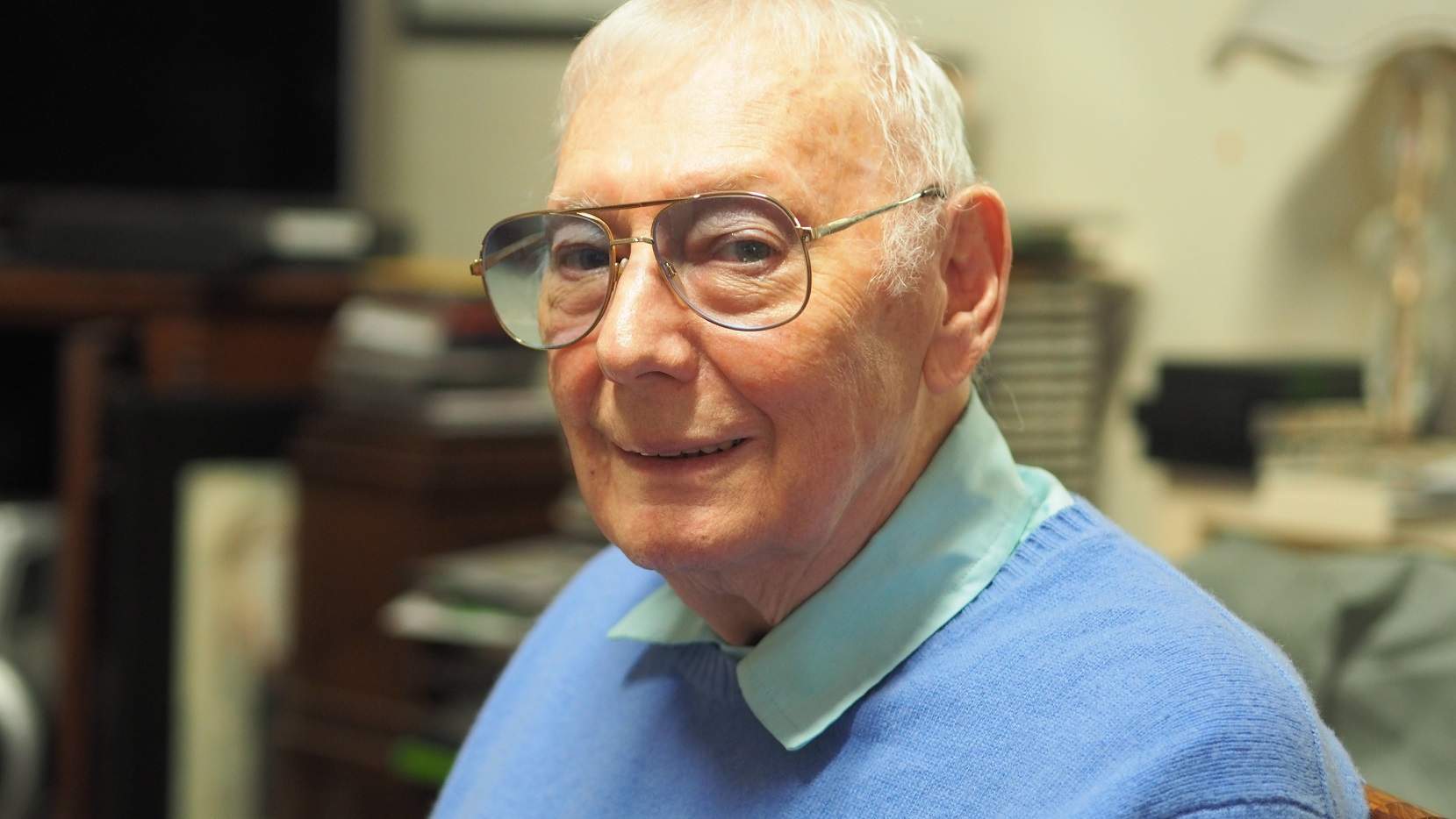 Adelaide drag queen 'Rouge' still putting on a show at 87 - ABC News