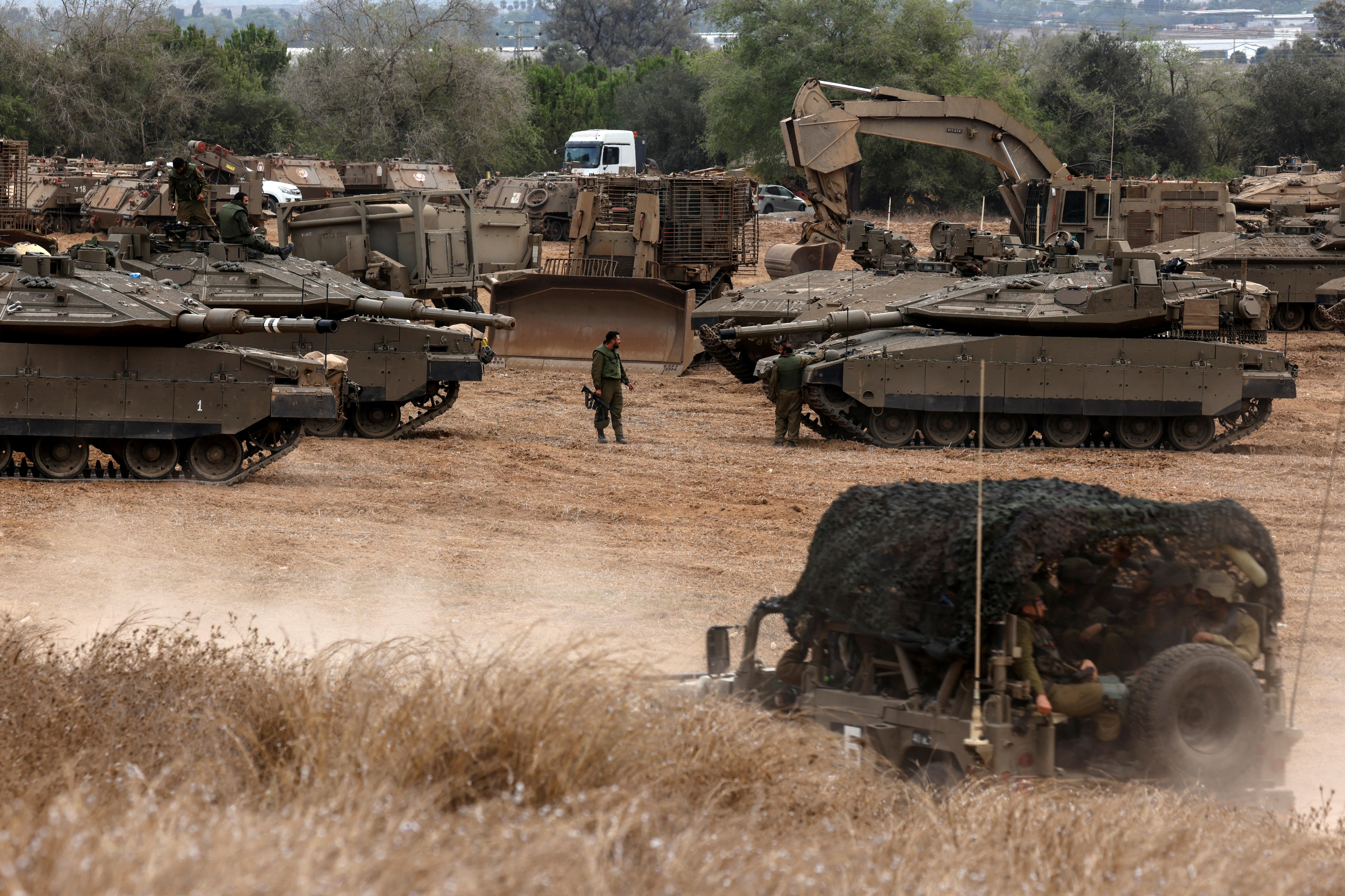Israeli armour masses on border with Gaza - ABC News