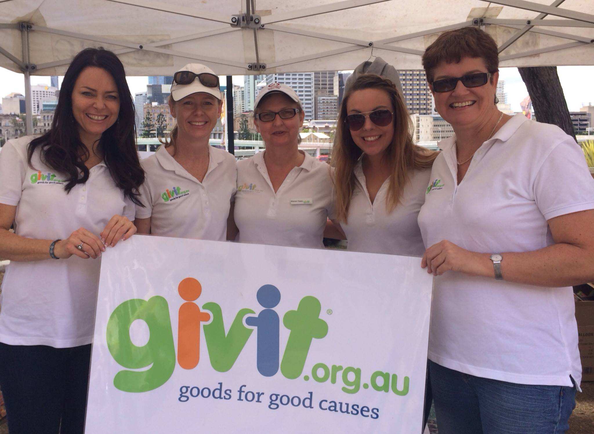 Ravenshoe cafe explosion: Brisbane community rallies together to help ...